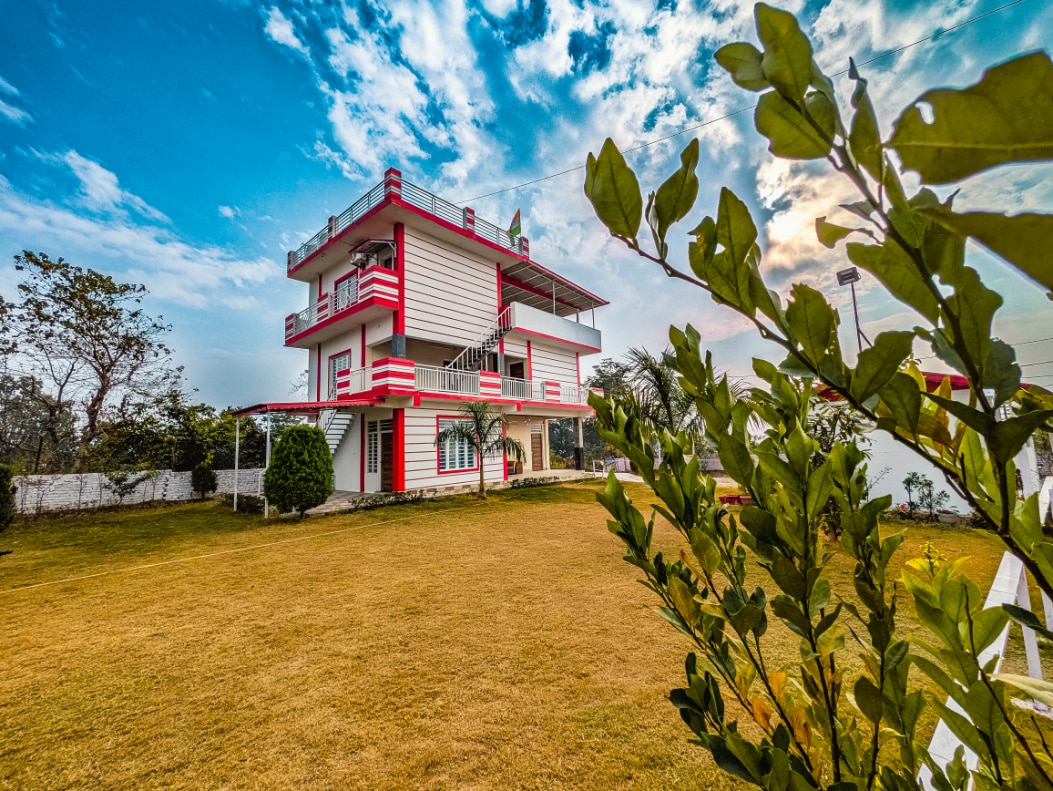 Sukoon Villa 2 - 2BR FF near Jolly Grant Airport by Homeyhuts 𝗕𝗢𝗢𝗞 ...