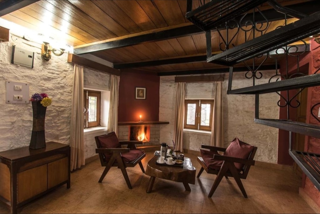 The Leopards Den 𝗕𝗢𝗢𝗞 Rajgarh, HP Cottage