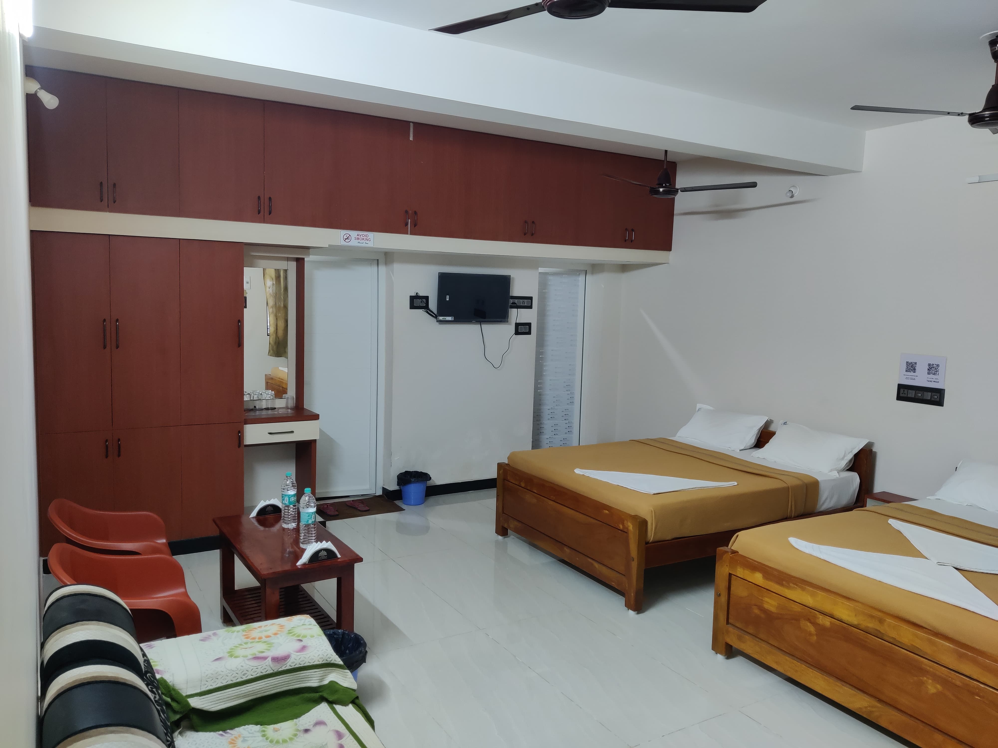Thanesh Residency & Lodge 𝗕𝗢𝗢𝗞 Arantangi Hotel