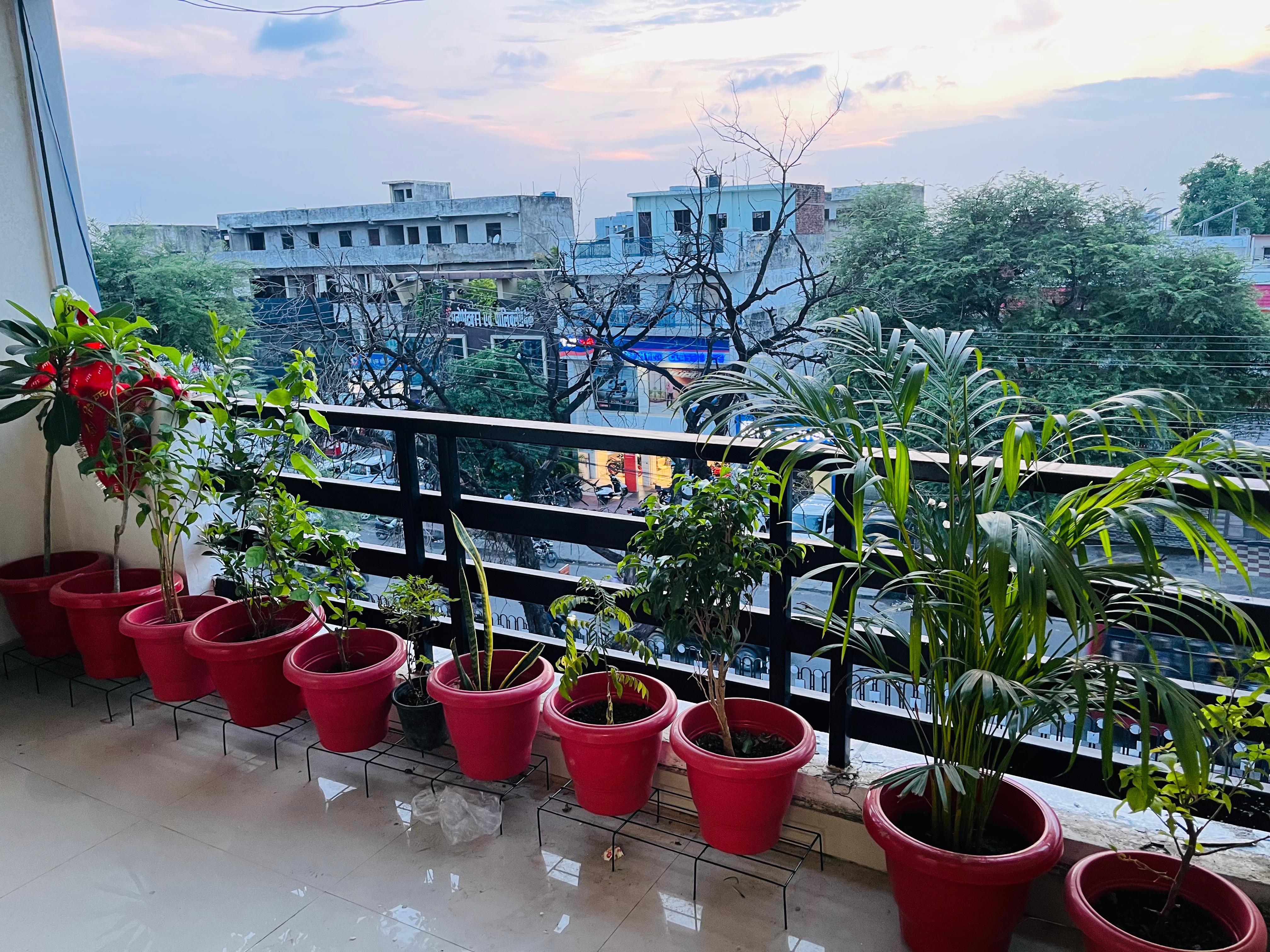 residency 206 𝗕𝗢𝗢𝗞 Lucknow Apartment
