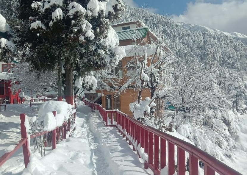 Hotel Shiva Cottage 𝗕𝗢𝗢𝗞 Patnitop Resort