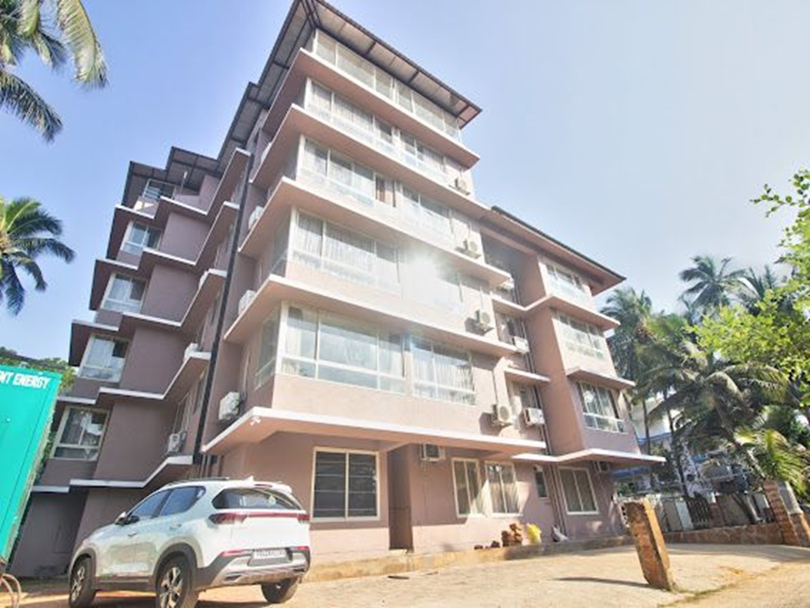 Sea Sapphire 𝗕𝗢𝗢𝗞 Goa Hotel