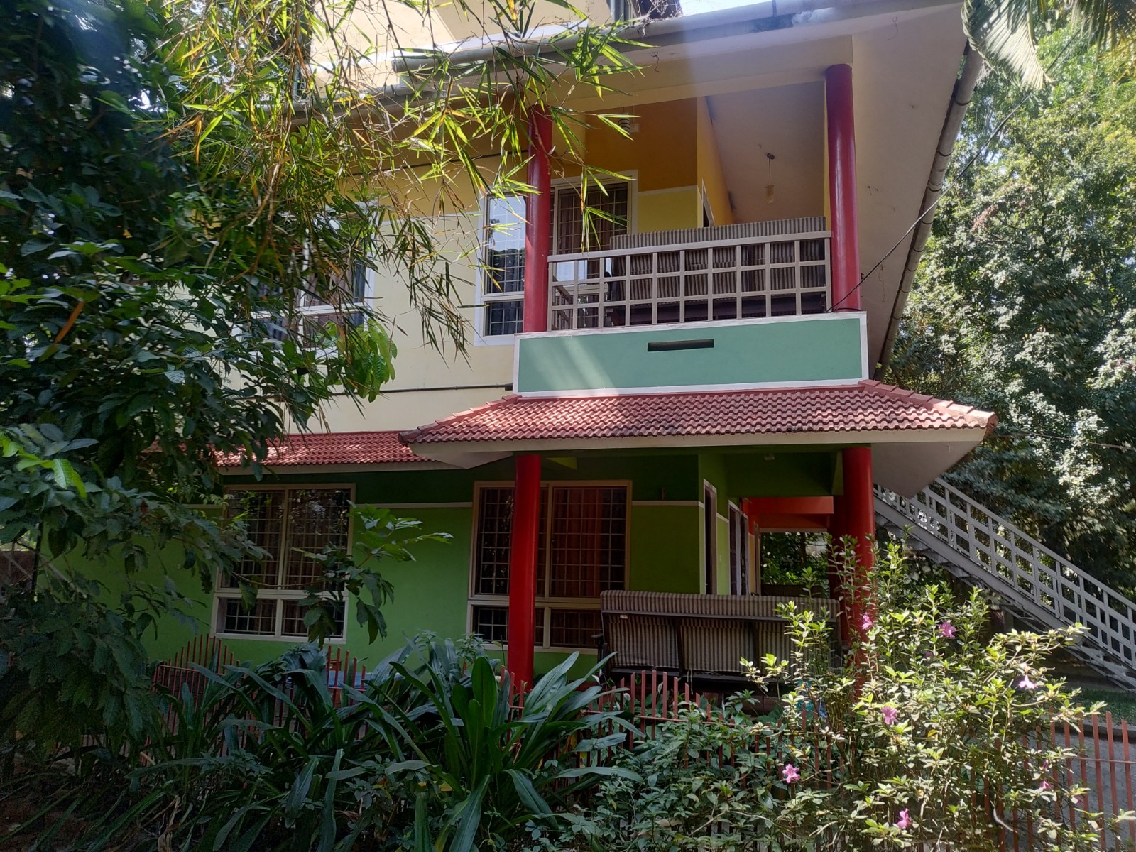 Rainbow Homestay | Rooms & Guided Treks 𝗕𝗢𝗢𝗞 Wayanad Homestay