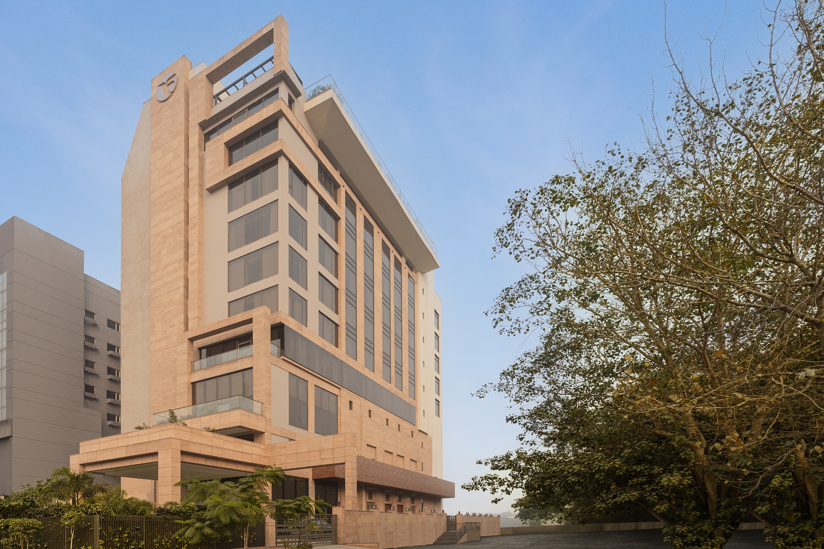 Fortune Park, East Delhi - Member ITC Hotels' Group 𝗕𝗢𝗢𝗞 Delhi Hotel