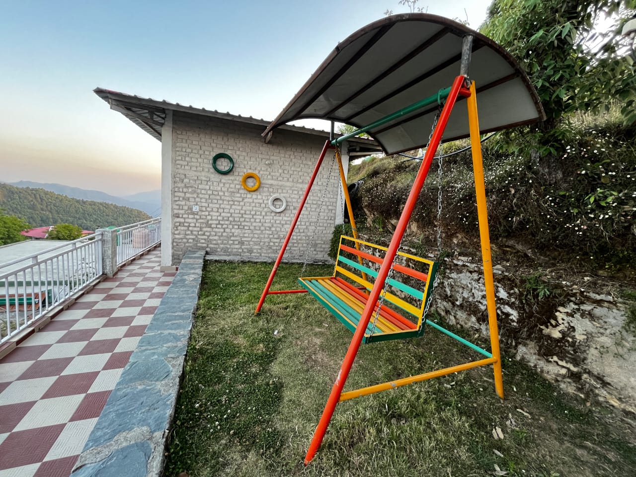 Pahadi Ghar| Mountain-view Rooms 𝗕𝗢𝗢𝗞 Kanatal Homestay