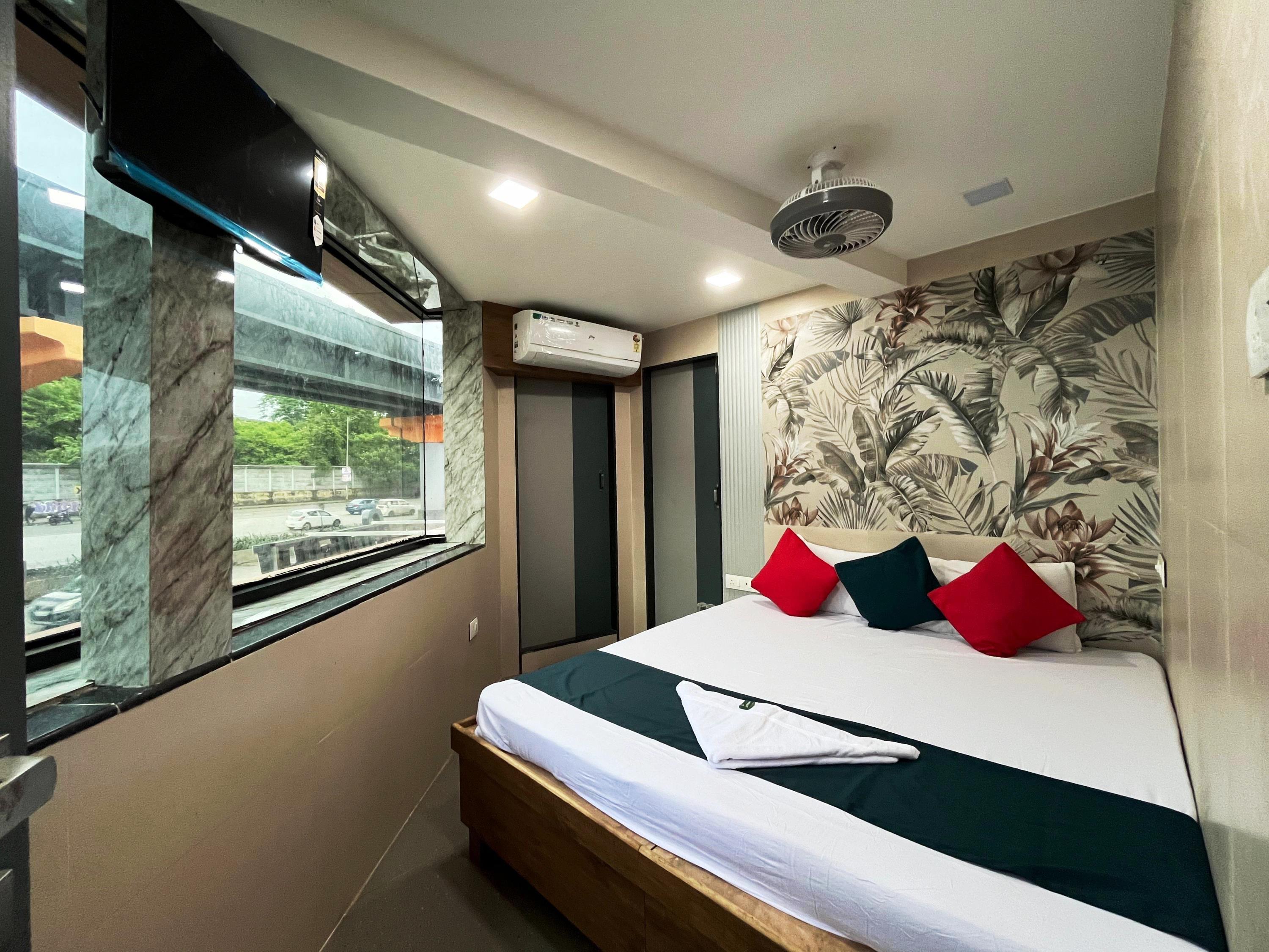 Amenities of Shivalas Dormitory and PG Rooms