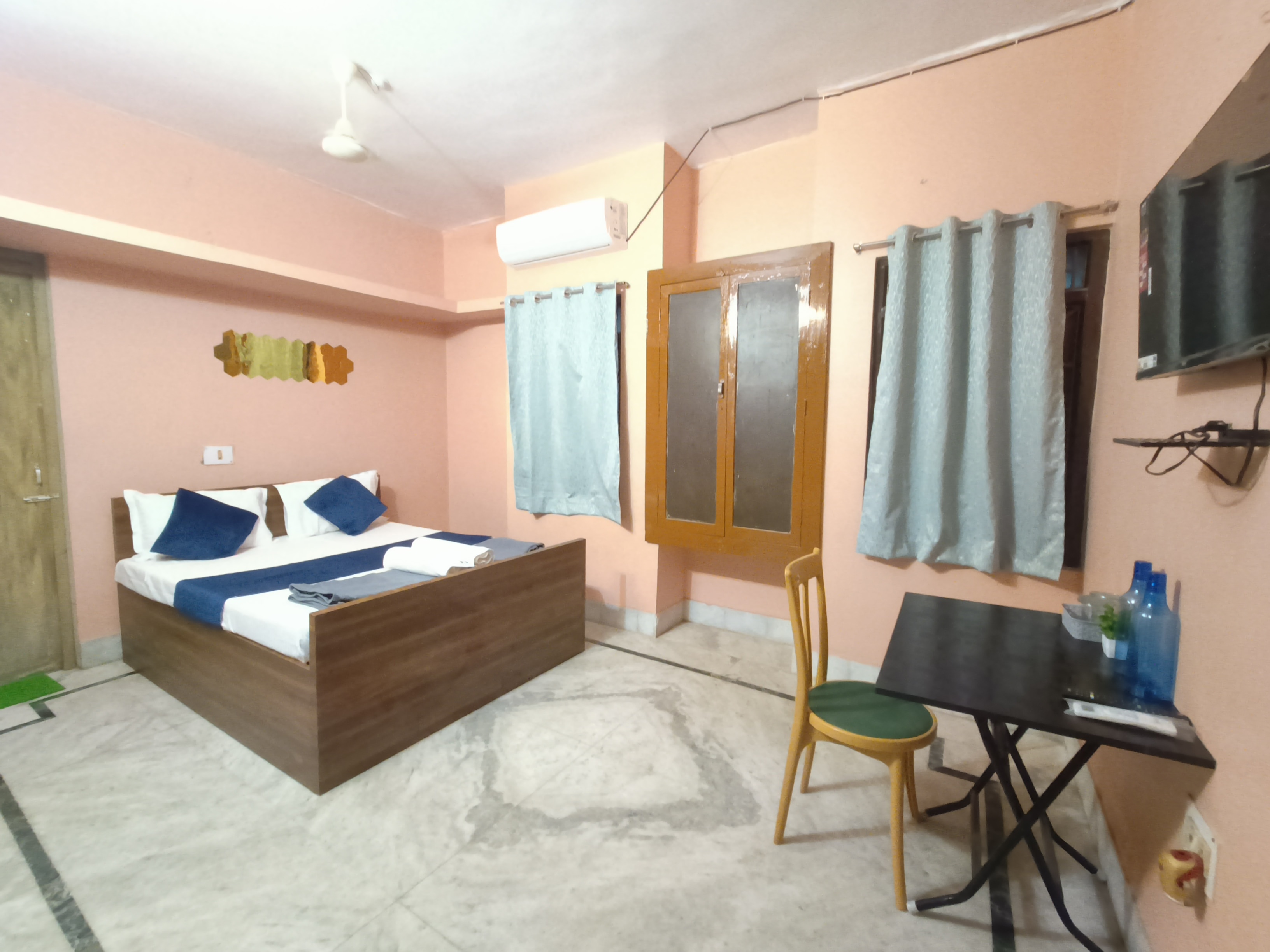 Ratna's Nest Homestay 𝗕𝗢𝗢𝗞 Puri Homestay