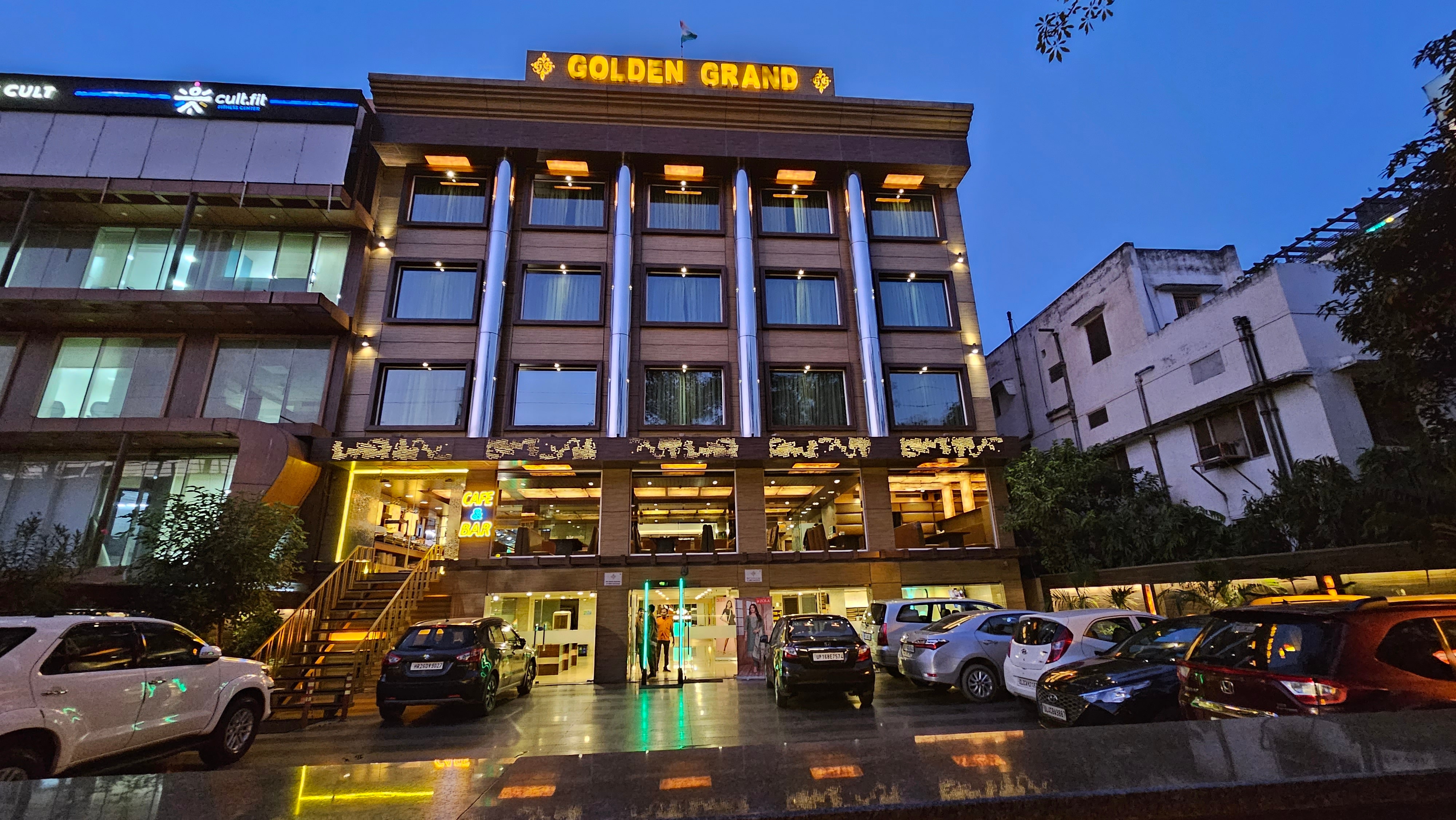 Hotel Golden Grand 𝗕𝗢𝗢𝗞 Delhi Hotel
