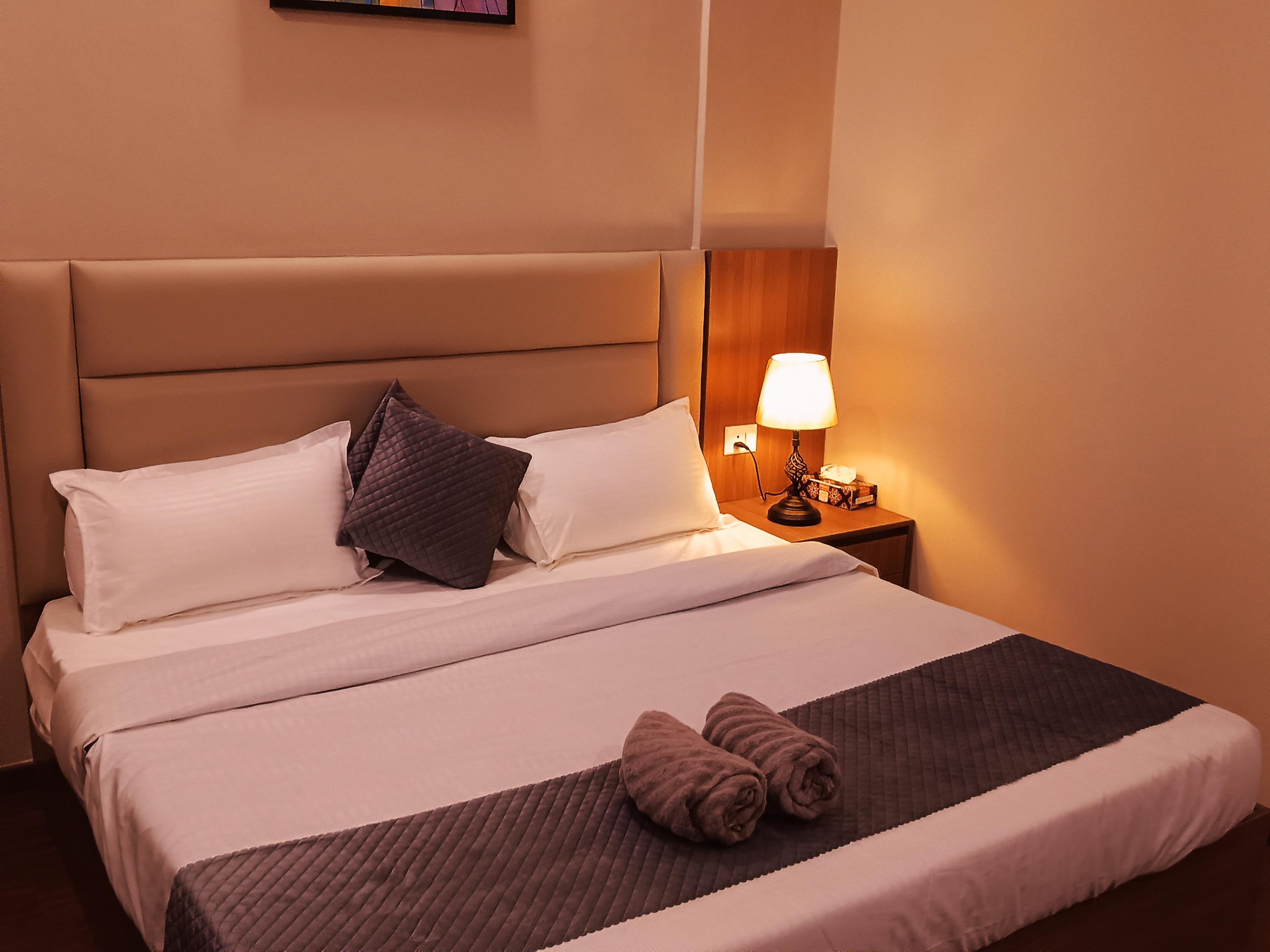 StayLuxe @ Omaxe India Trade Center 𝗕𝗢𝗢𝗞 Noida Apartment
