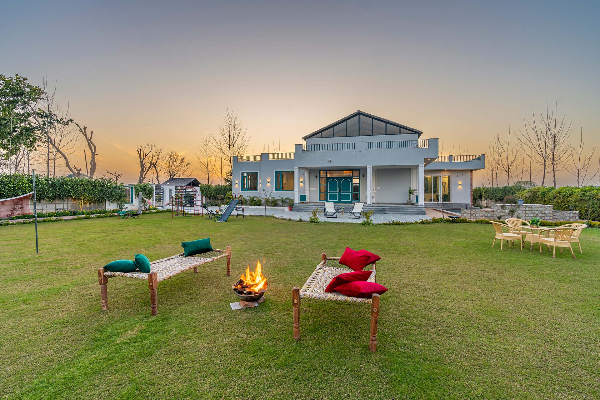 StayVista at Colour Bloom 𝗕𝗢𝗢𝗞 Karnal Farm House