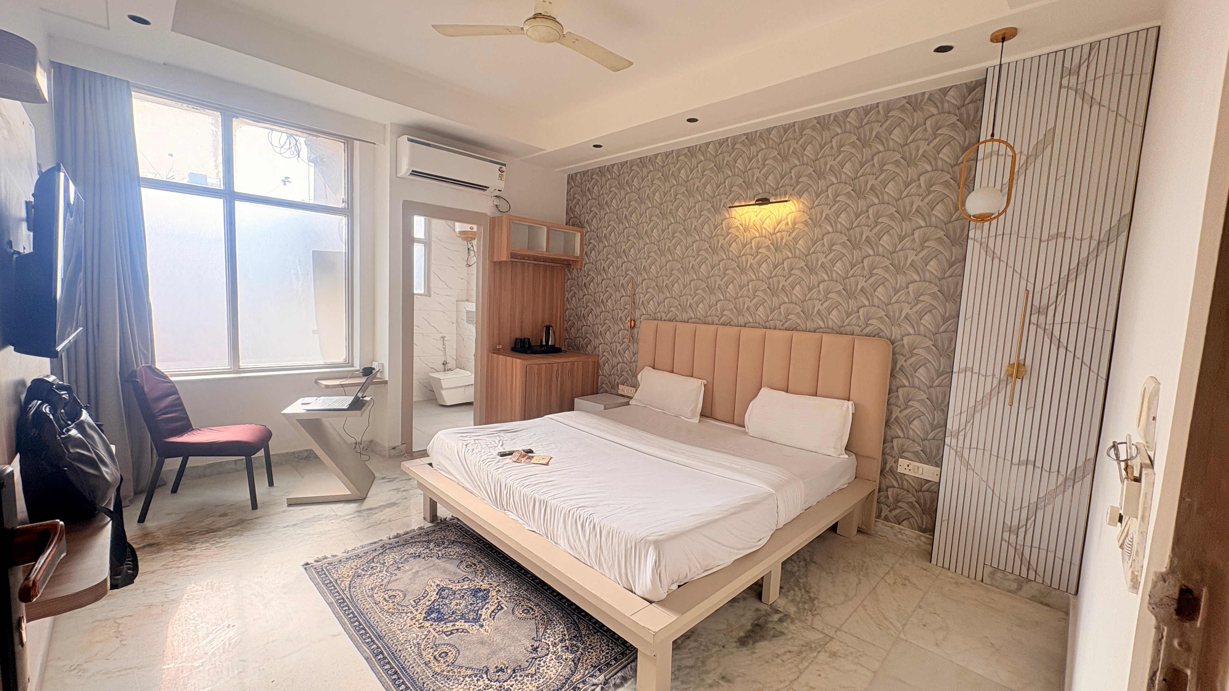 Elite Sector 45 𝗕𝗢𝗢𝗞 Gurgaon Hotel