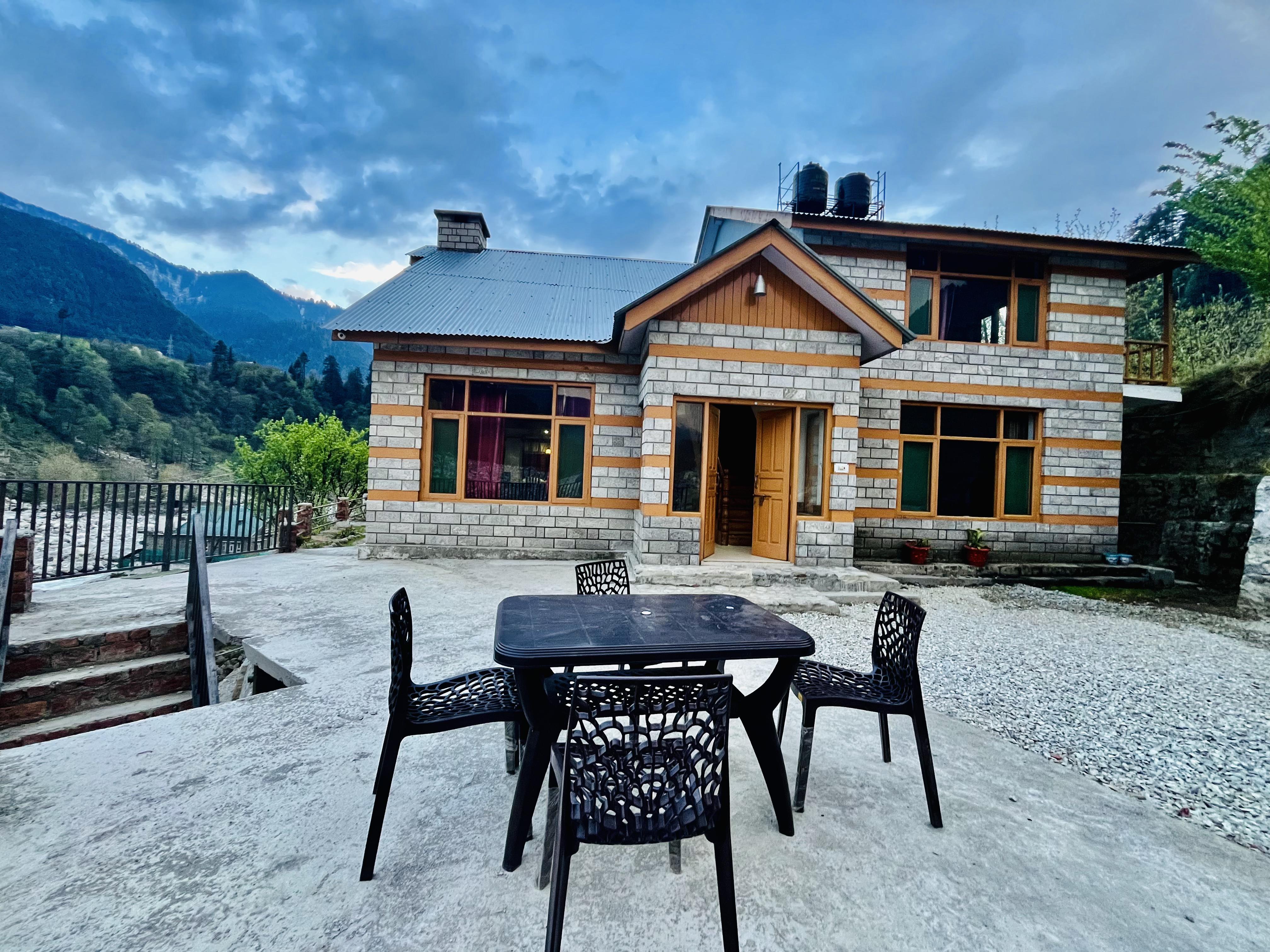 Riverside oasis manali 𝗕𝗢𝗢𝗞 Manali Cottage