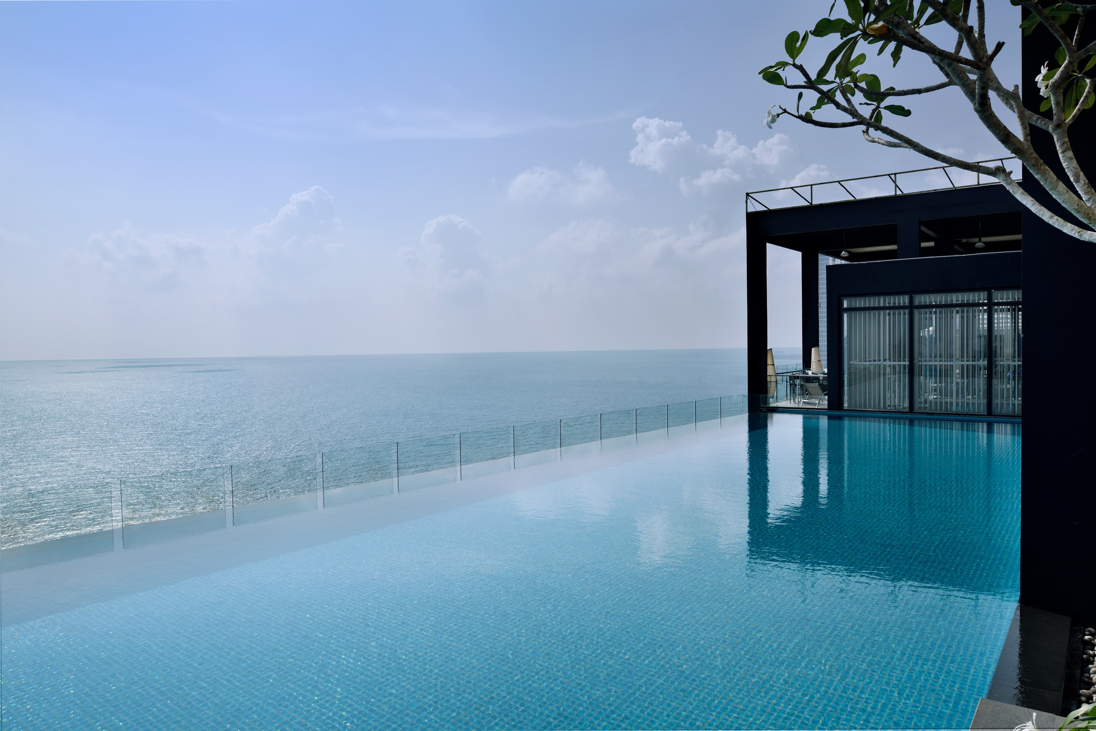 NH Collection Colombo 𝗕𝗢𝗢𝗞 Colombo Hotel 𝘄𝗶𝘁𝗵 𝗙𝗥𝗘𝗘 𝗖𝗮𝗻𝗰𝗲𝗹𝗹𝗮𝘁𝗶𝗼𝗻