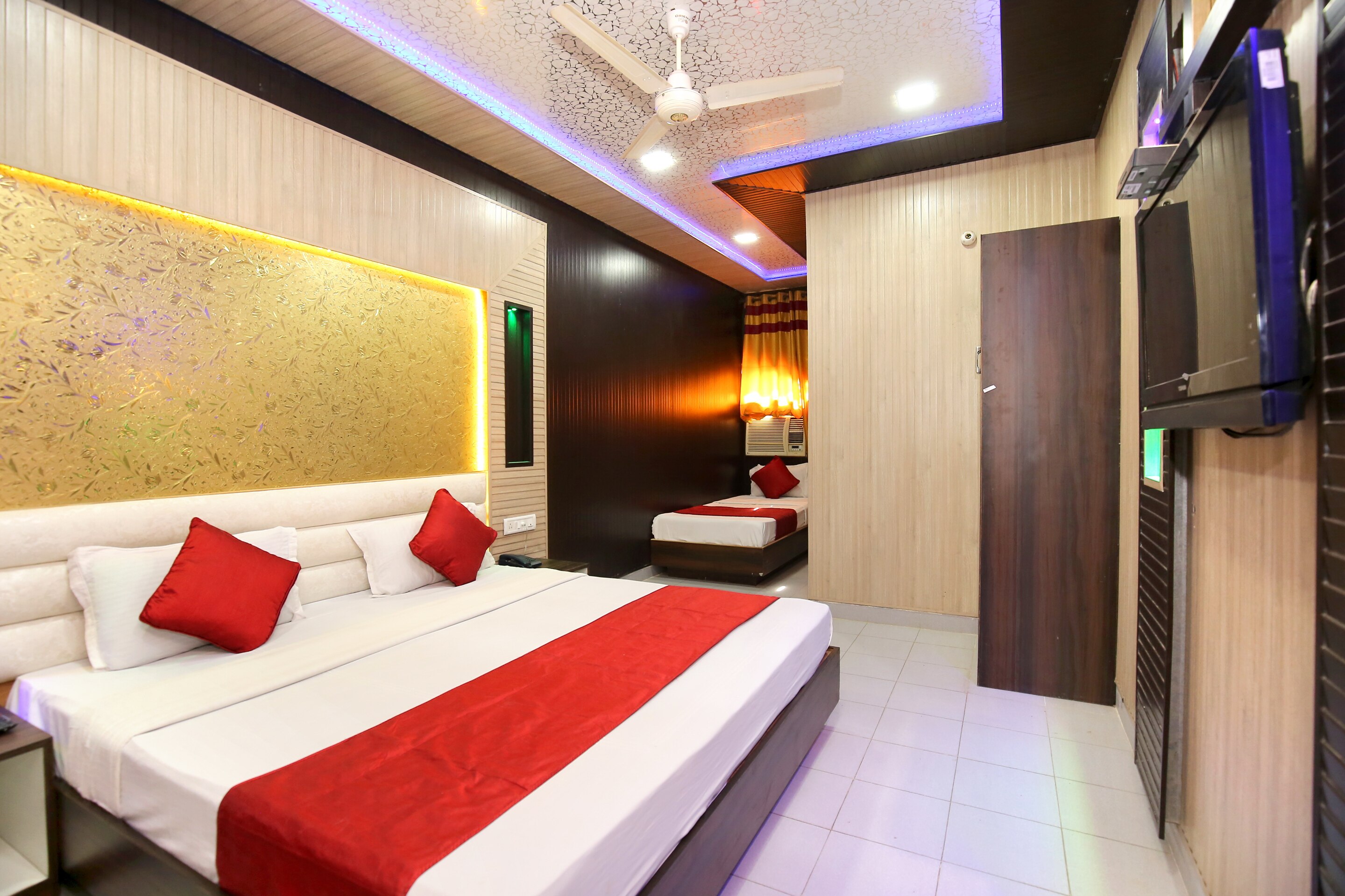 HOTEL AKASH Chandigarh - INR 156.0 OFF ( ̶1̶5̶9̶5̶ ) Hotel 𝐏𝐡𝐨𝐭𝐨𝐬 & 𝐑𝐞𝐯𝐢𝐞𝐰𝐬