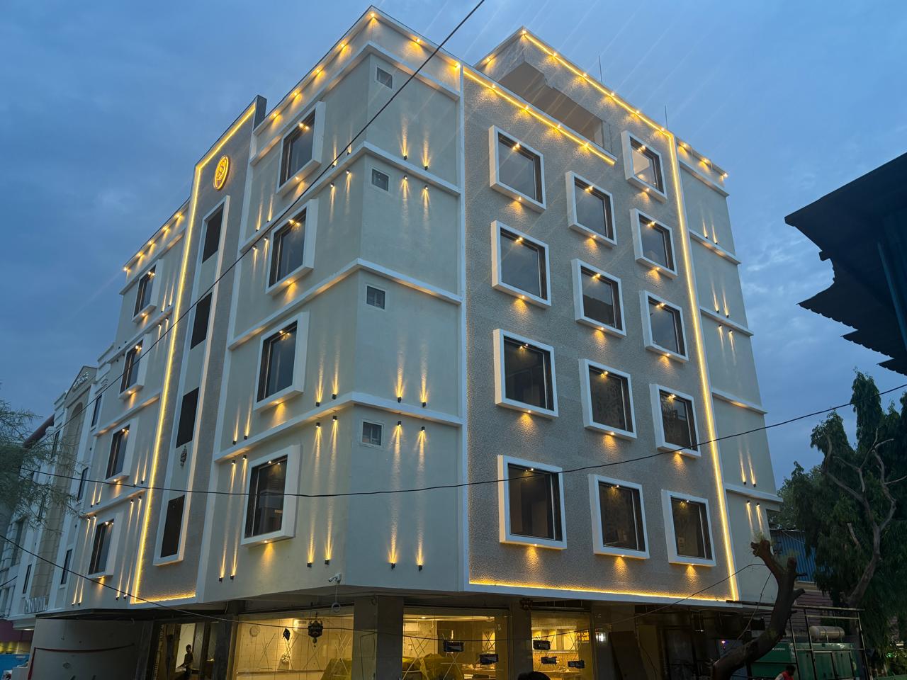 Carry Plus Hotel Indore Indore - Reviews, Photos & Offer