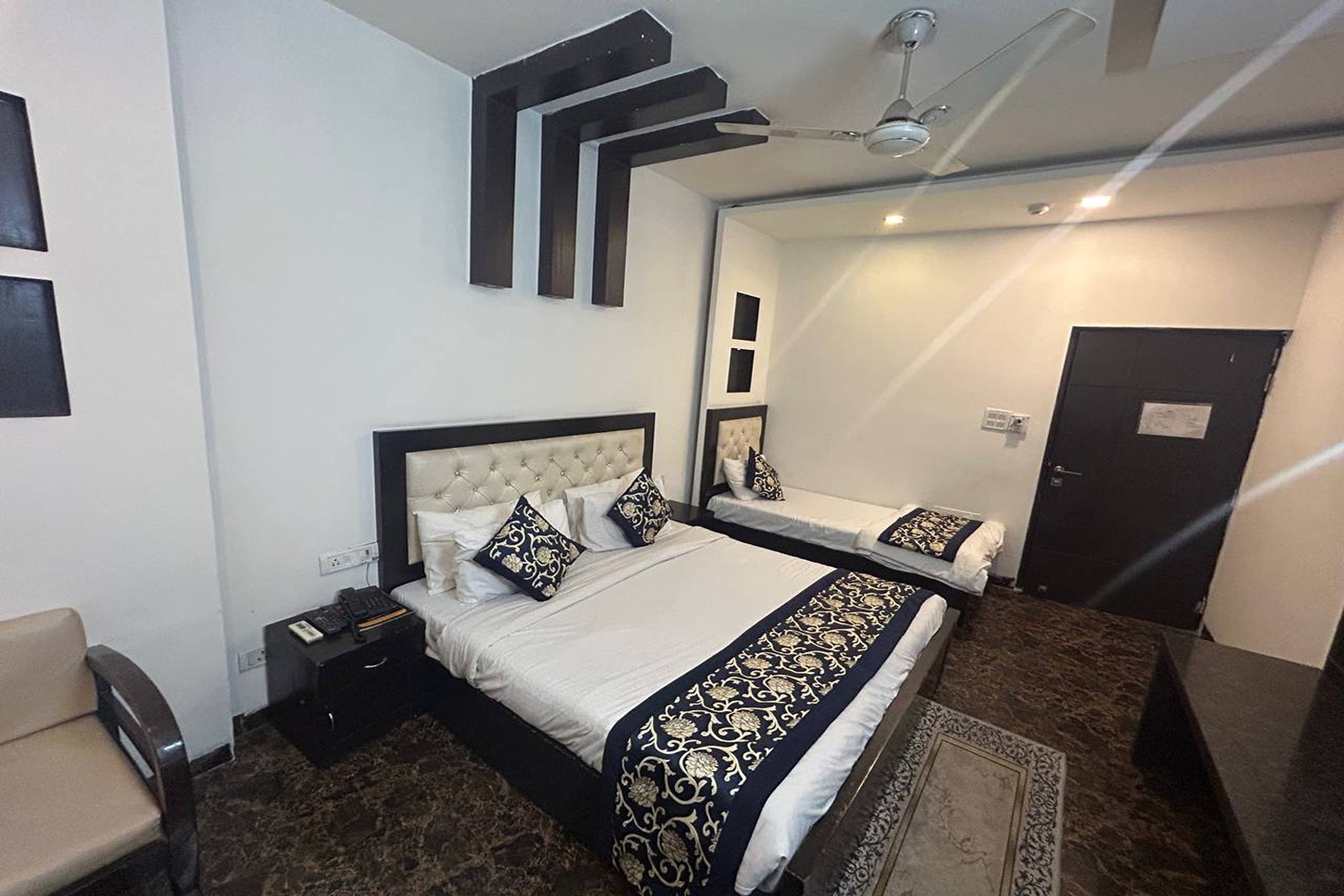 Arihant Rooms | Room in a BnB 𝗕𝗢𝗢𝗞 Delhi Homestay