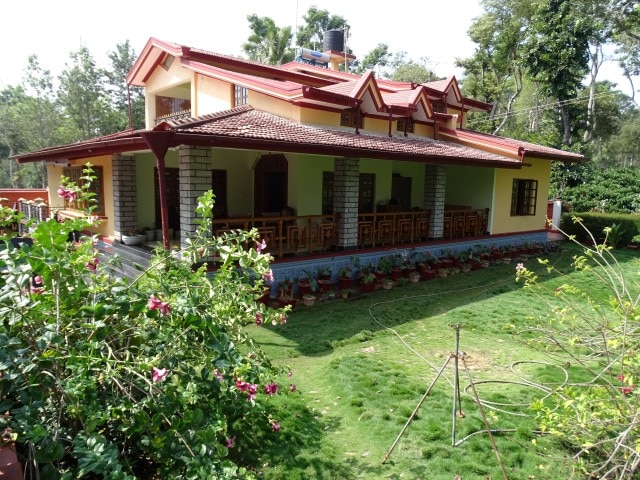 The Hornet Nest Villa | Rooms & Caretaker 𝗕𝗢𝗢𝗞 Coorg Farm House