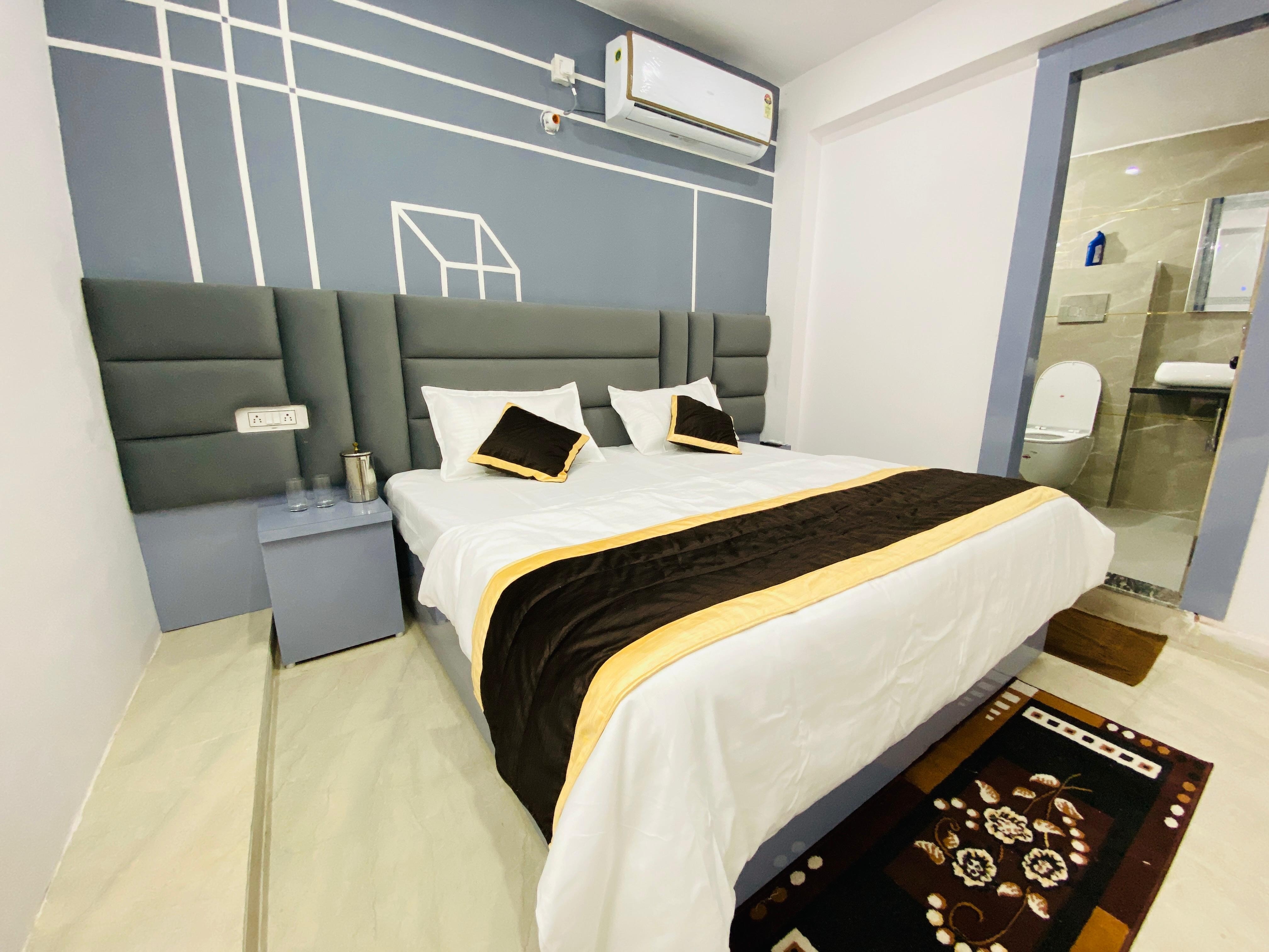 King Rama Hotel 𝗕𝗢𝗢𝗞 Orchha Hotel