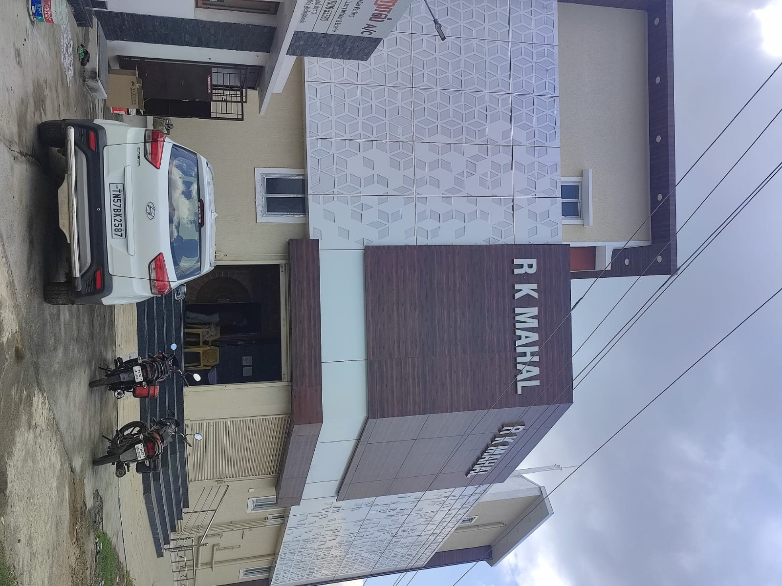 RK mahal & residency 𝗕𝗢𝗢𝗞 Vedasandur Homestay