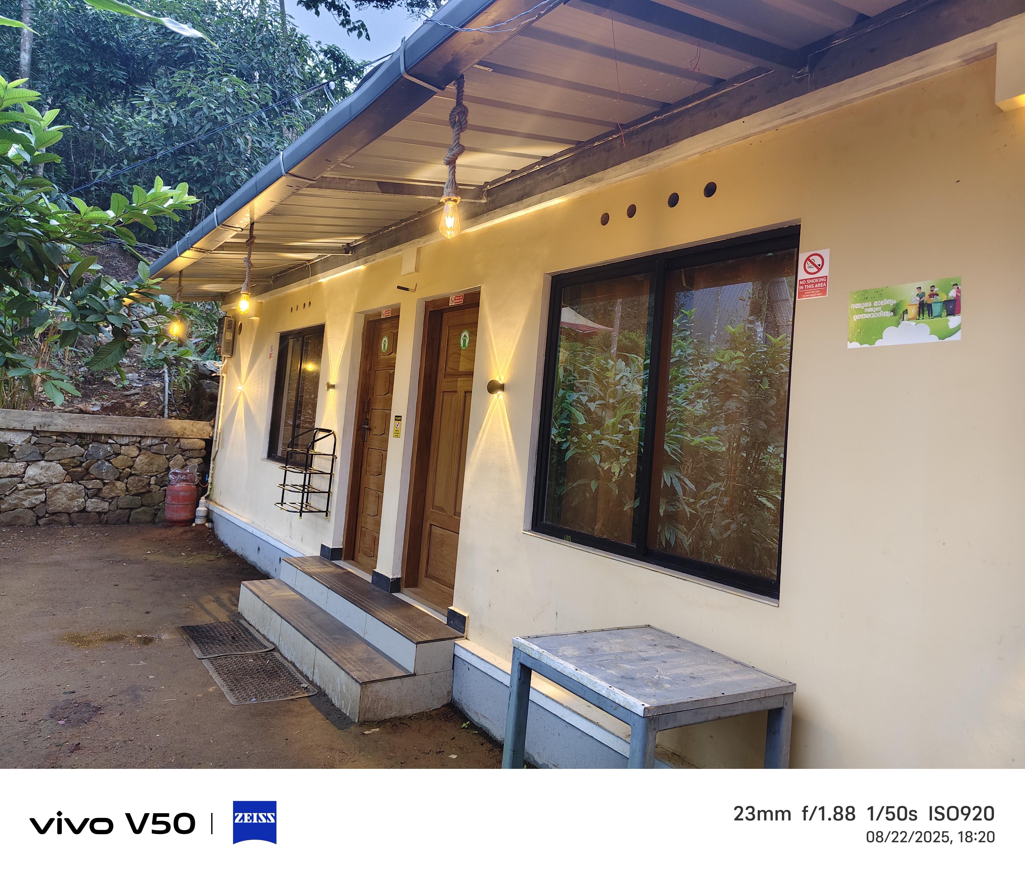CLOUD HUGS COUPLES STAY Rooms Vagamon 𝗕𝗢𝗢𝗞 Vagamon Farm House