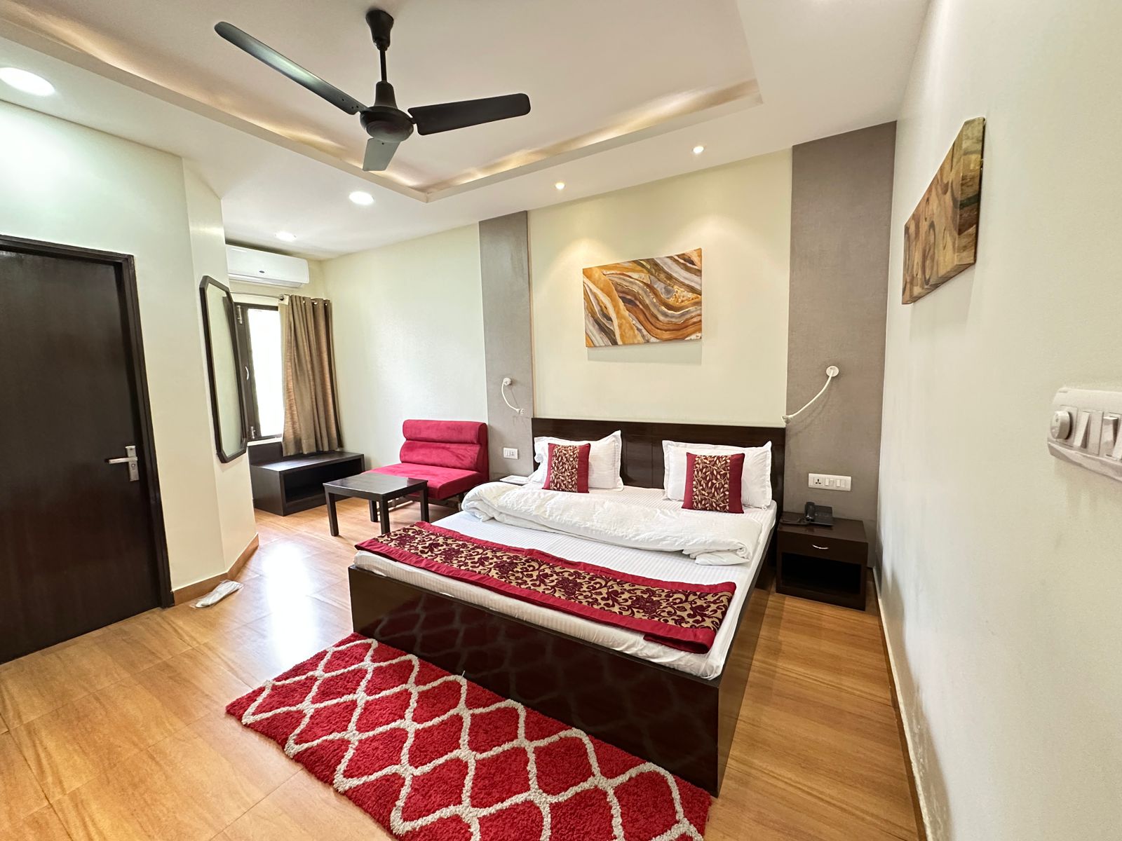 Pamposh Guest House, New Delhi Delhi - Reviews, Photos & Offer
