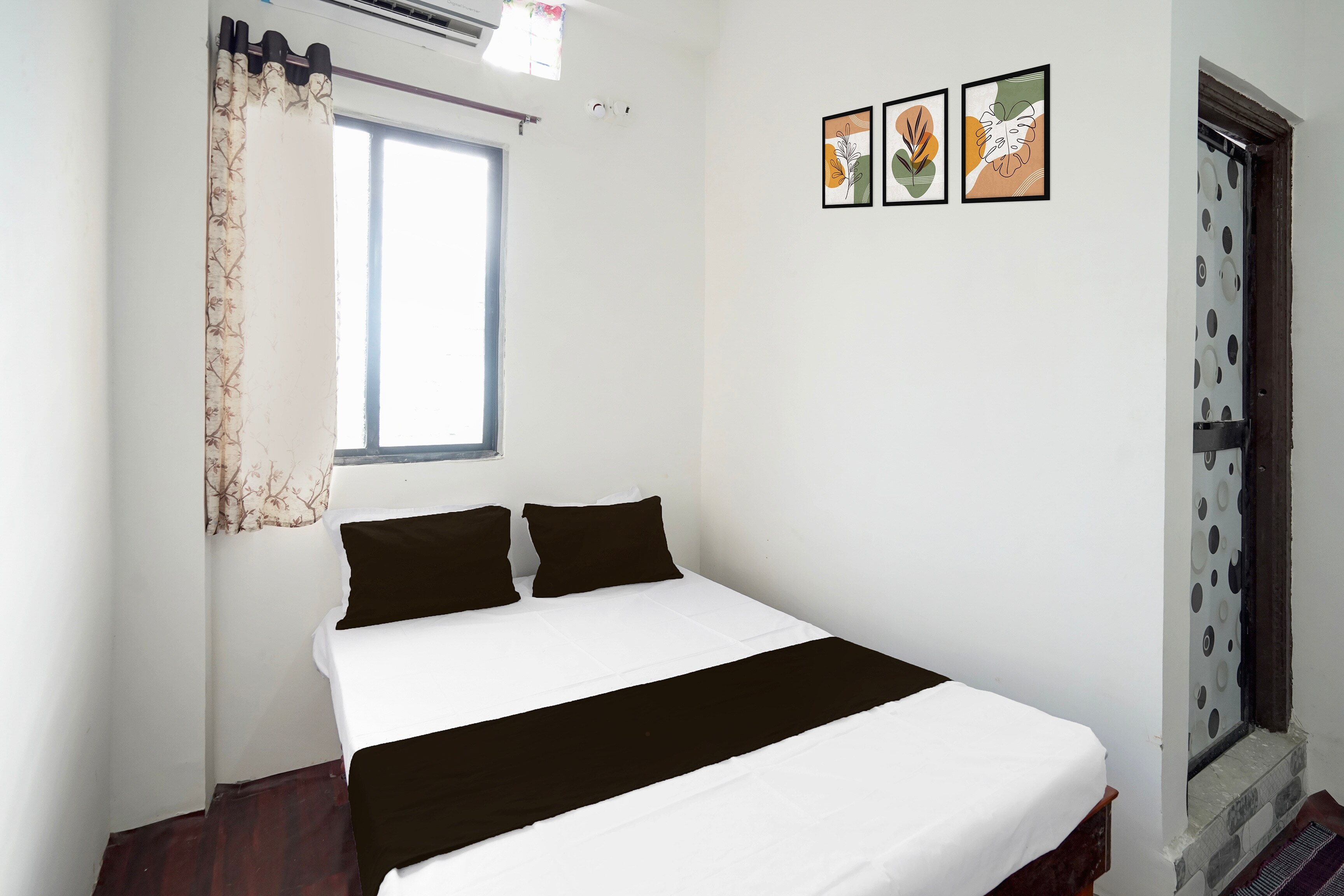 SPOT ON Ap Logde 𝗕𝗢𝗢𝗞 Kalmeshwar Hotel