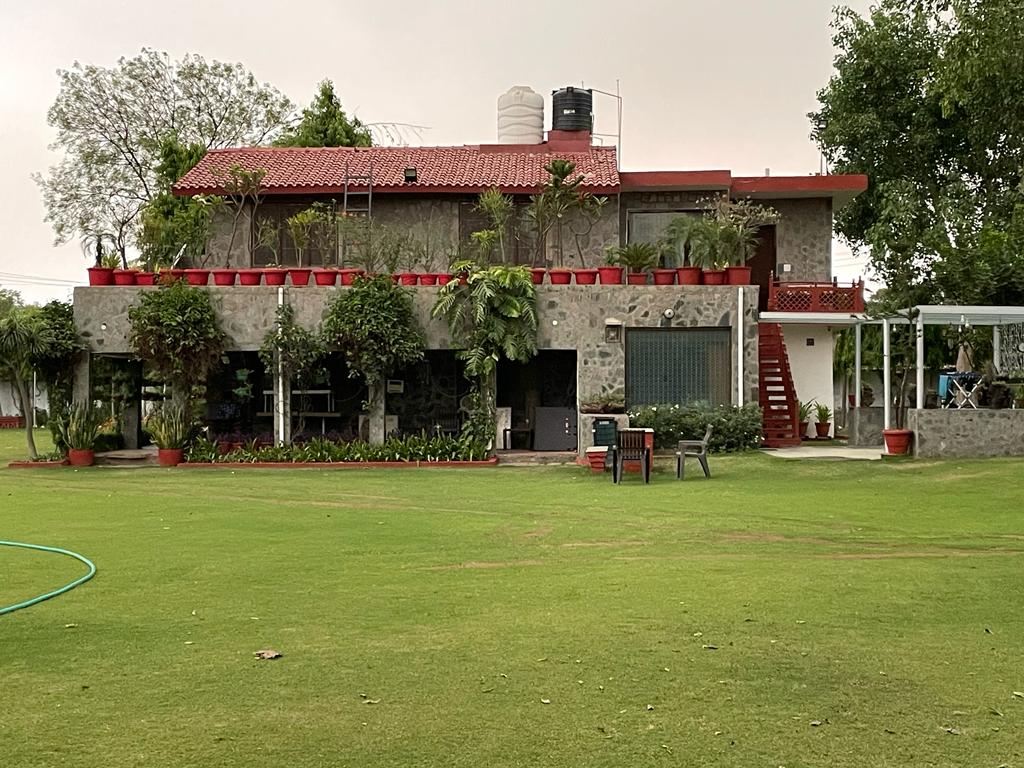 4 BHK private farm house in Gurgaon 𝗕𝗢𝗢𝗞 Gurgaon Farm House