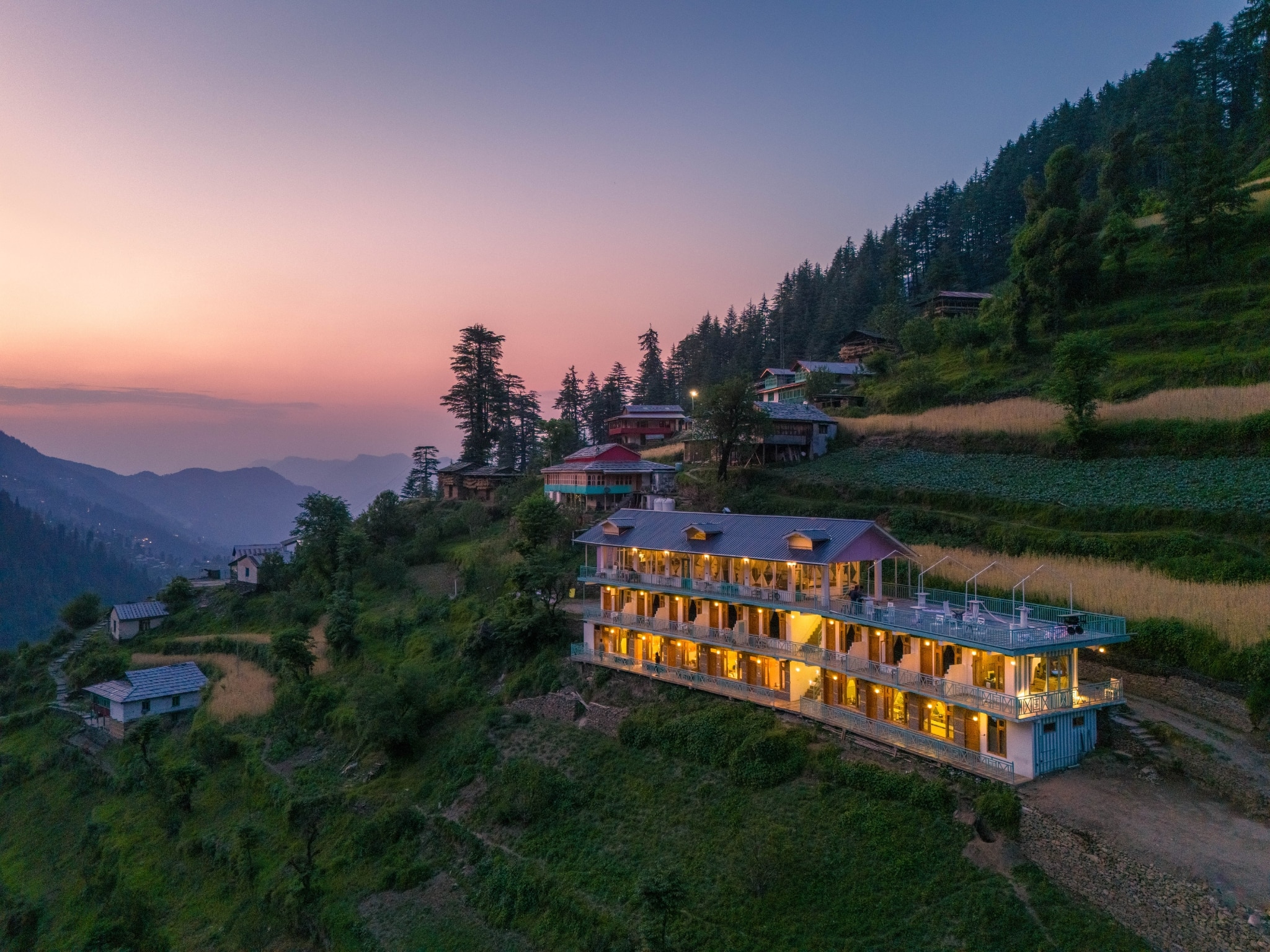 Moustache Shoja, Jibhi 𝗕𝗢𝗢𝗞 Jibhi Hostel