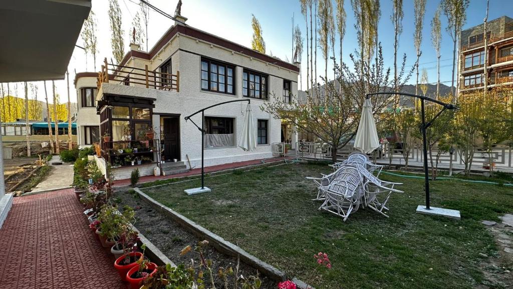 Mandarava Garden View Stay | Retreat in the Heart of Nature 𝗕𝗢𝗢𝗞 Leh ...