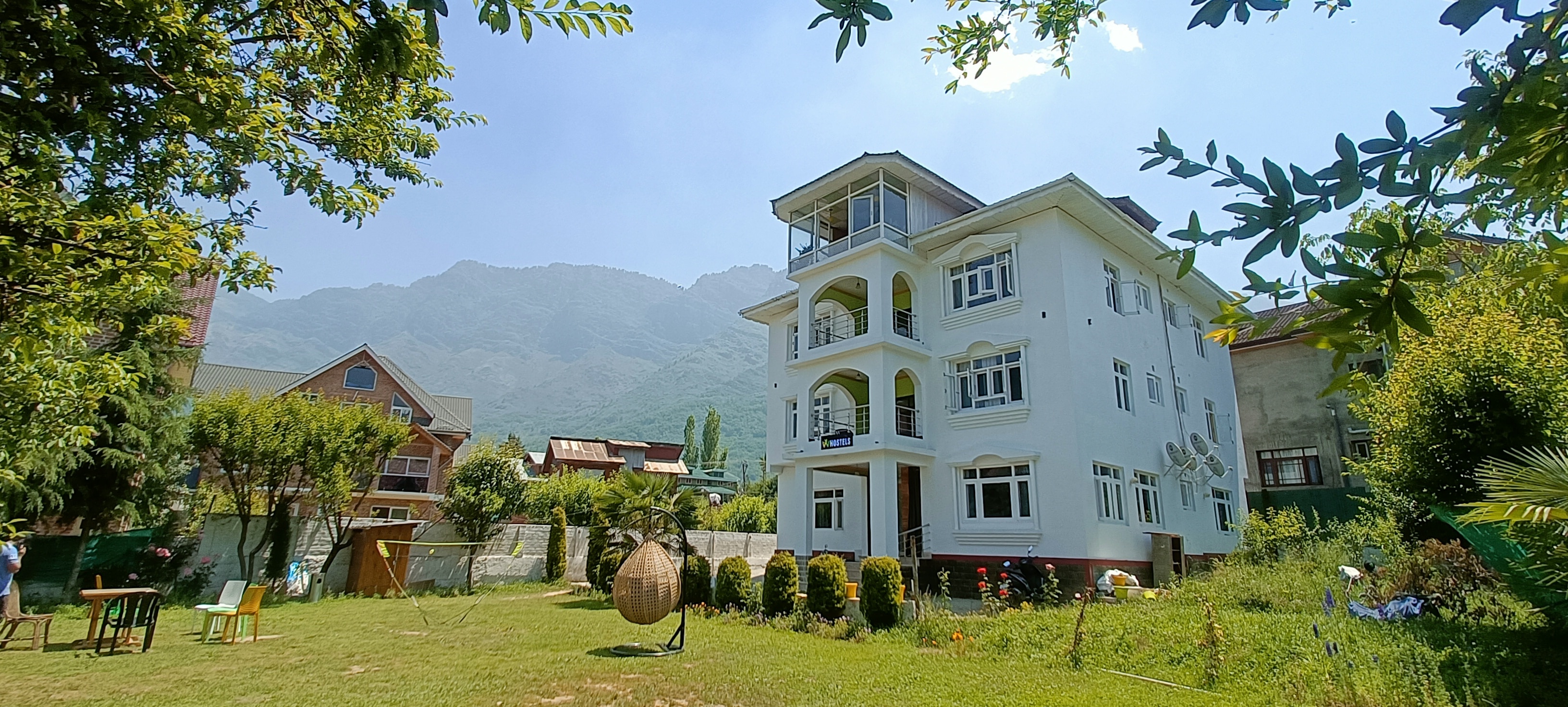 Whostels Srinagar 𝗕𝗢𝗢𝗞 Srinagar Hostel