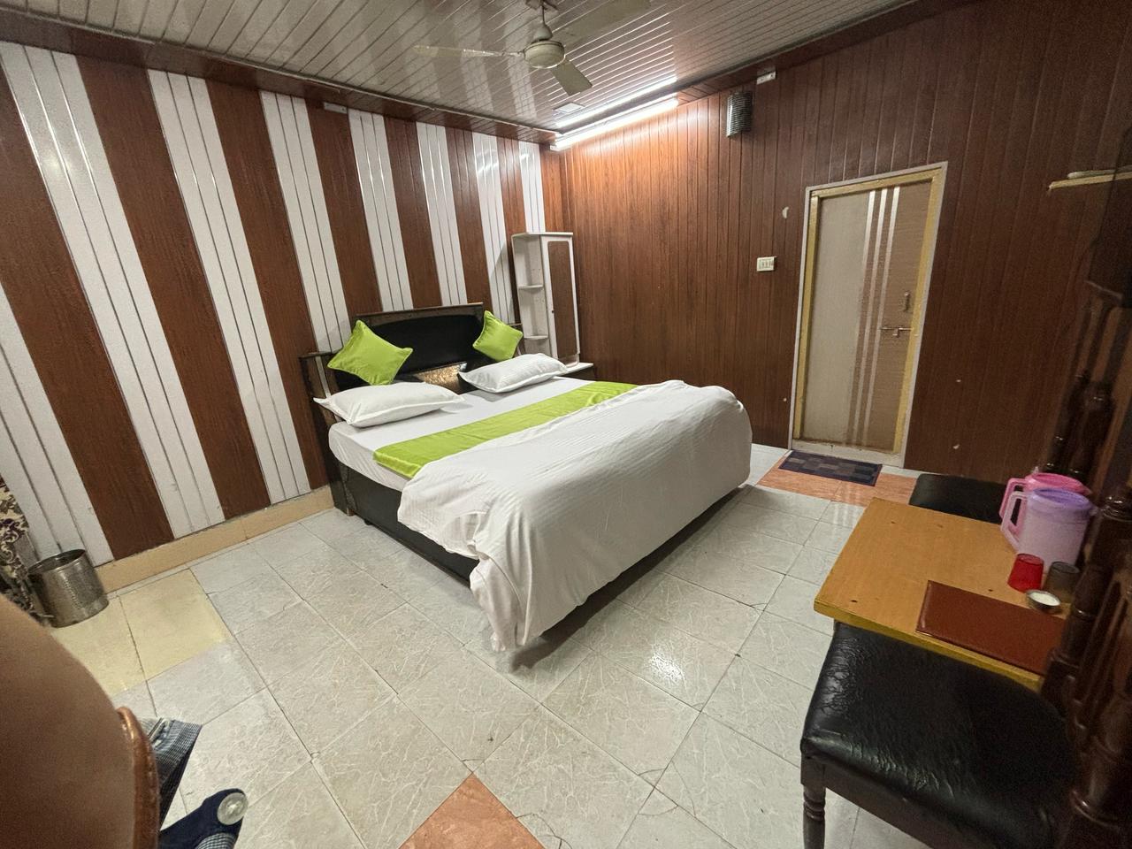 HOTEL NEELAM 𝗕𝗢𝗢𝗞 Mount Abu Homestay