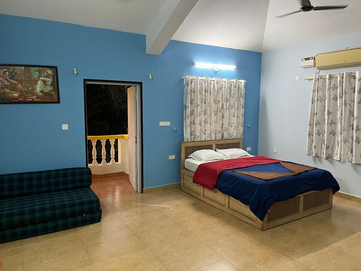 Baga Studio Apartment Top Floor 2 Min walk away to Baga Beach Goa ...
