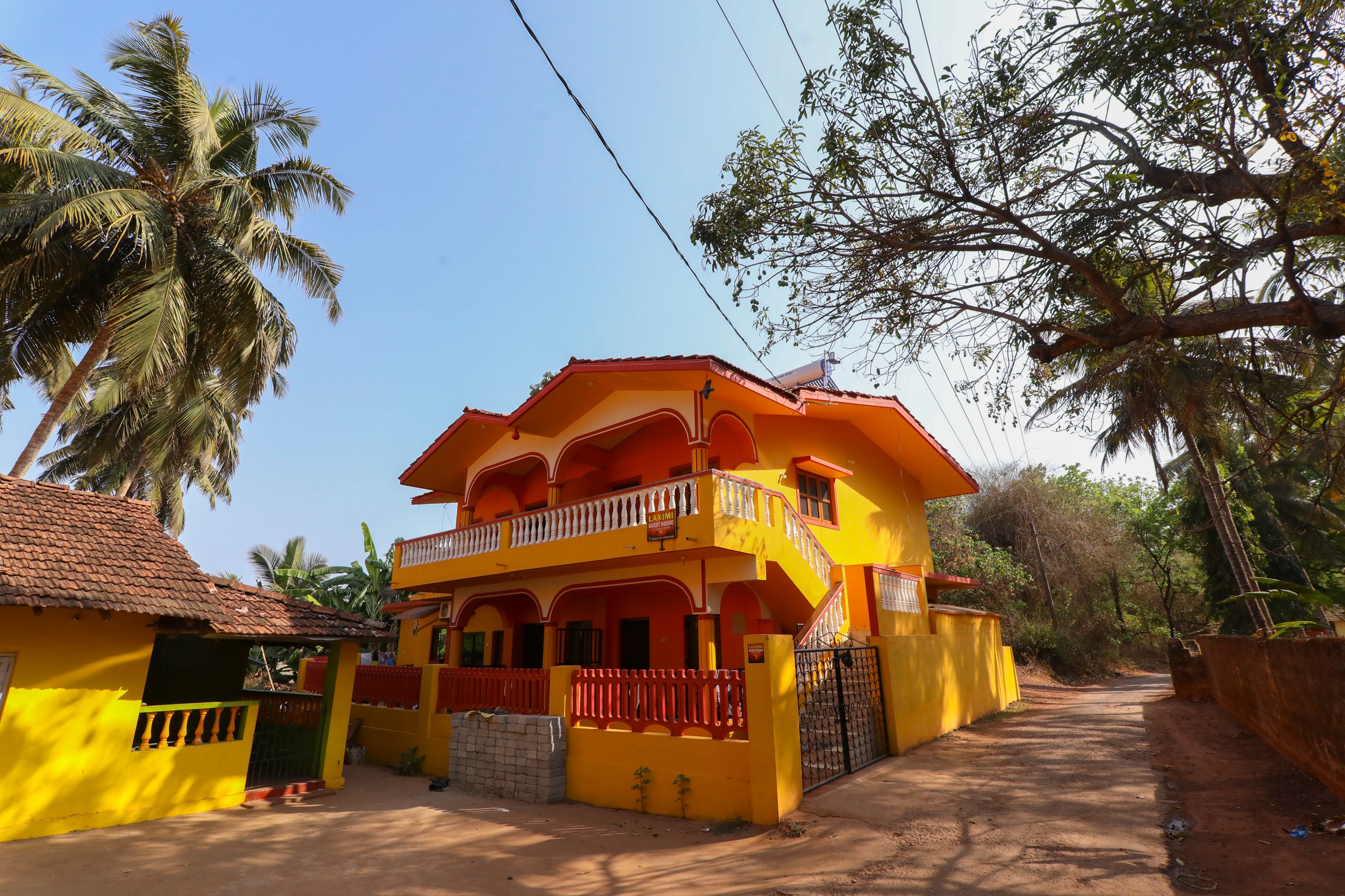 laximi guesthouse 𝗕𝗢𝗢𝗞 Goa Guest House