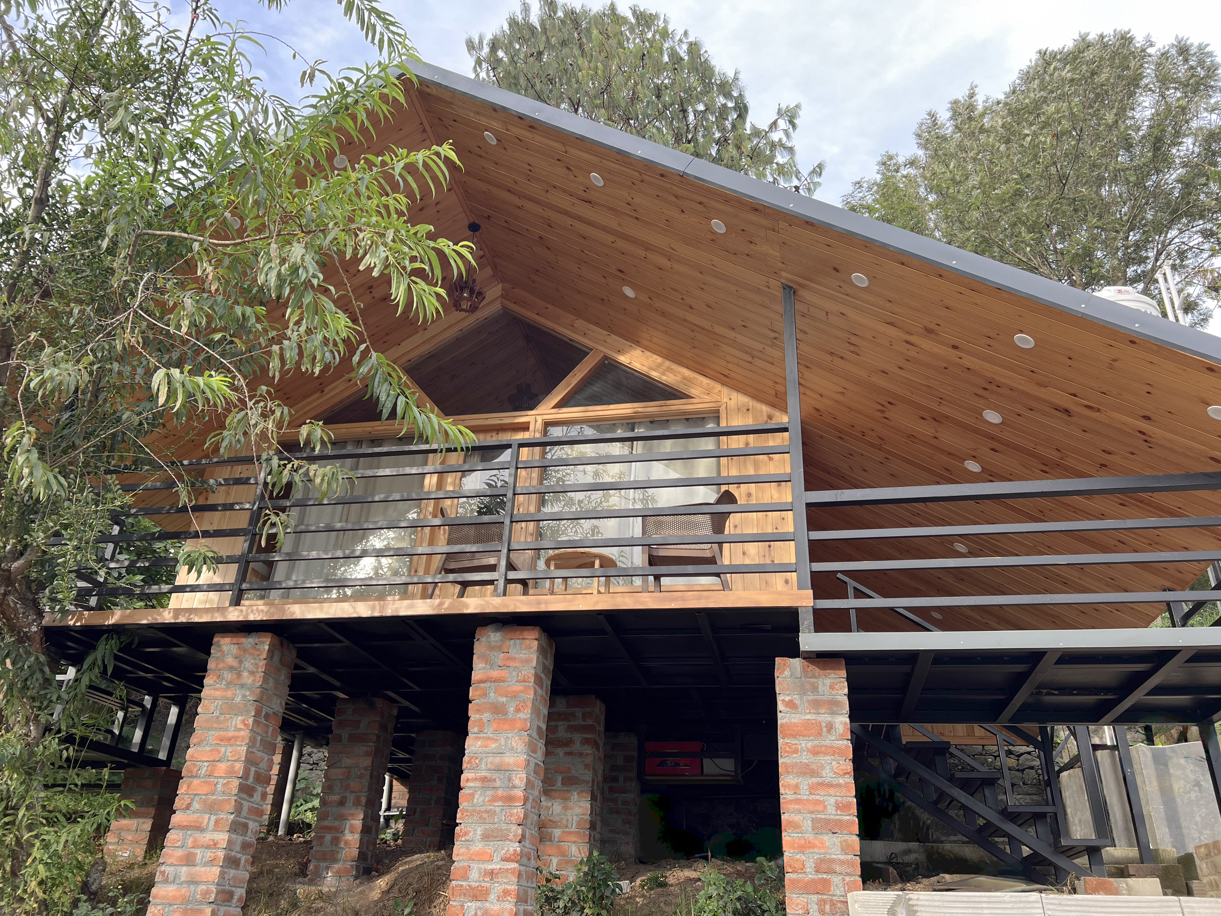 Rustic Cabin with Hill View | WanderNest 𝗕𝗢𝗢𝗞 Kodaikanal Cottage