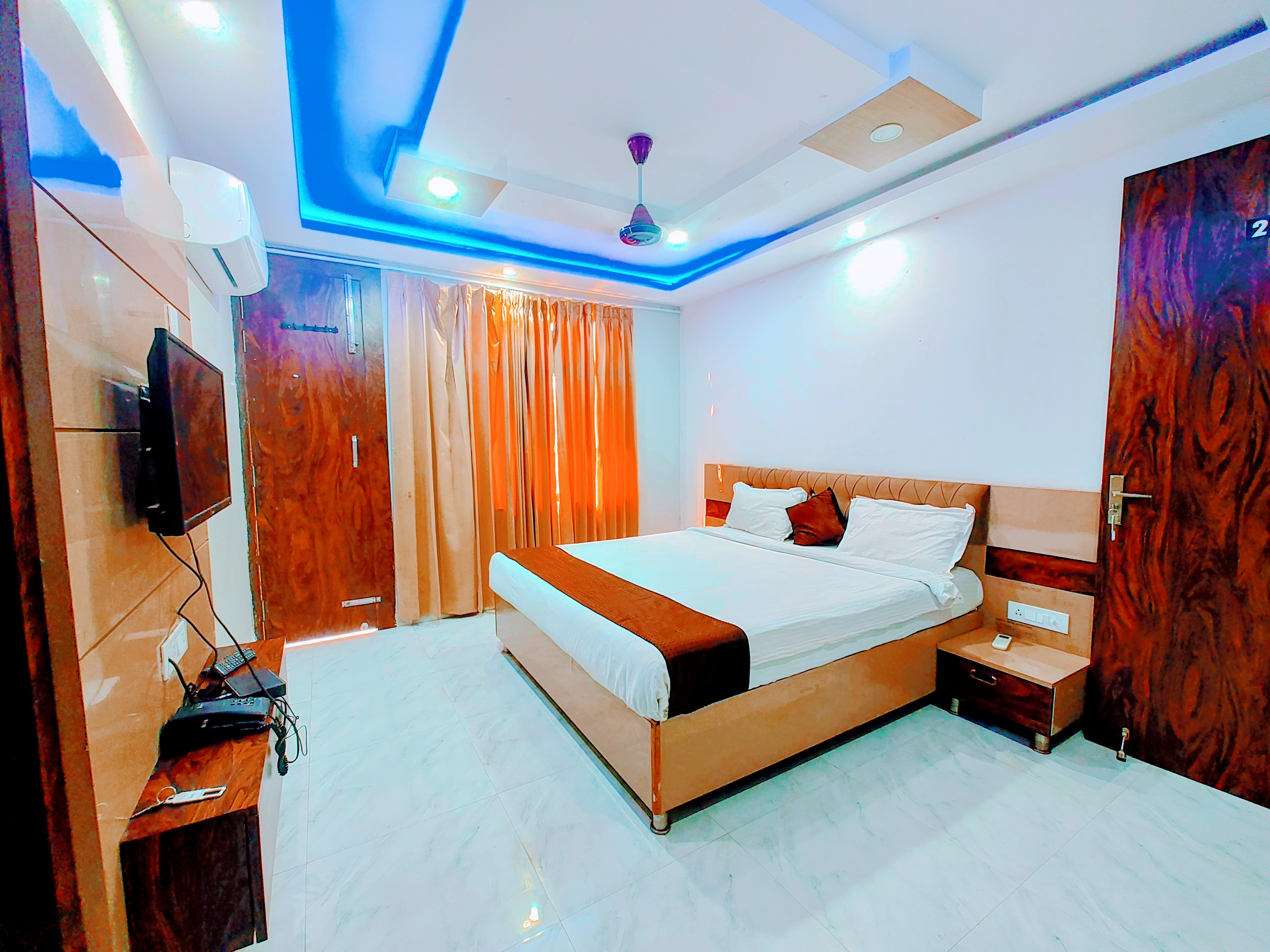 Hotel Green Leaf 𝗕𝗢𝗢𝗞 Lucknow Hotel