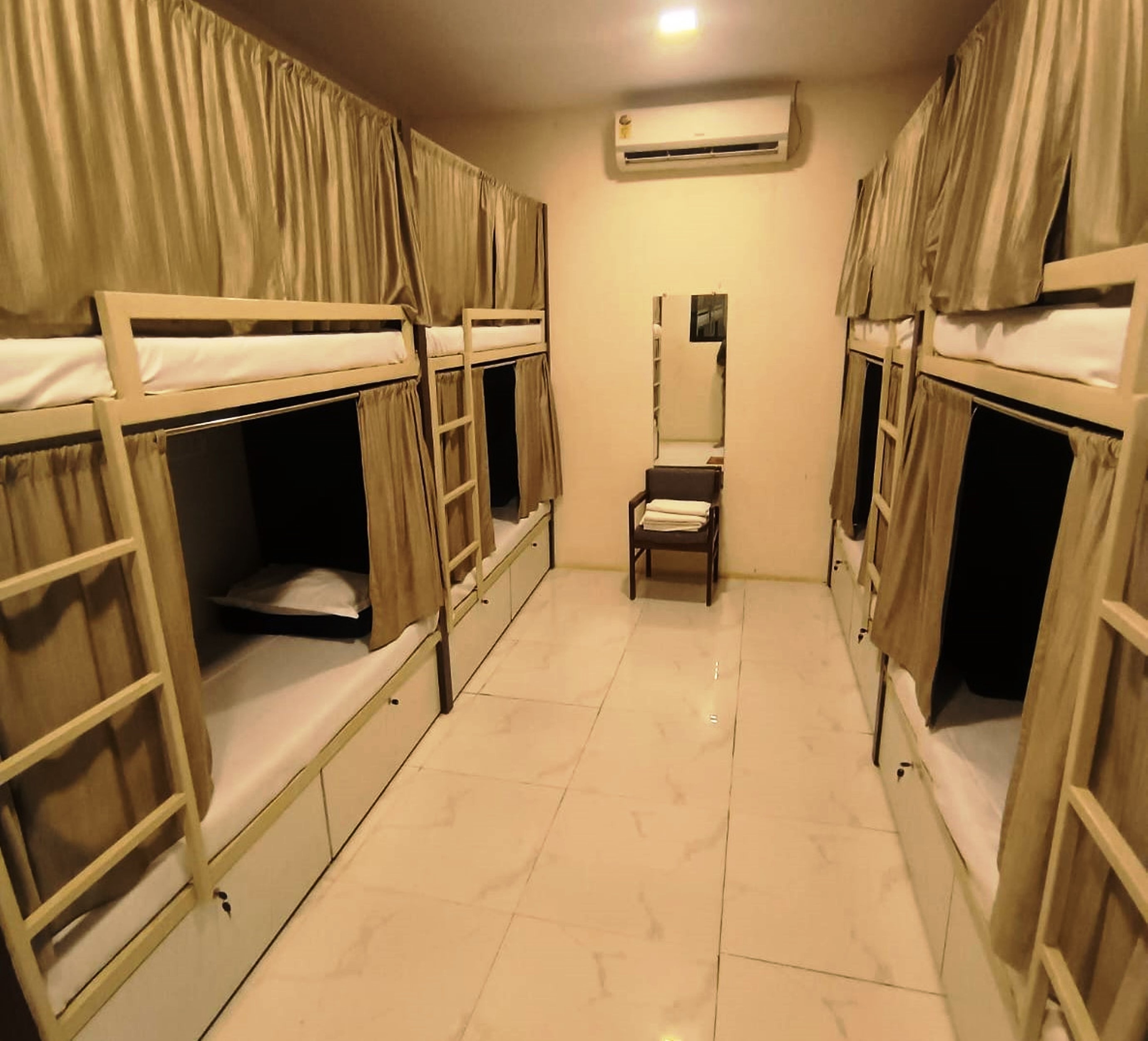 Marol Nandham Dormitory 𝗕𝗢𝗢𝗞 Mumbai Hostel