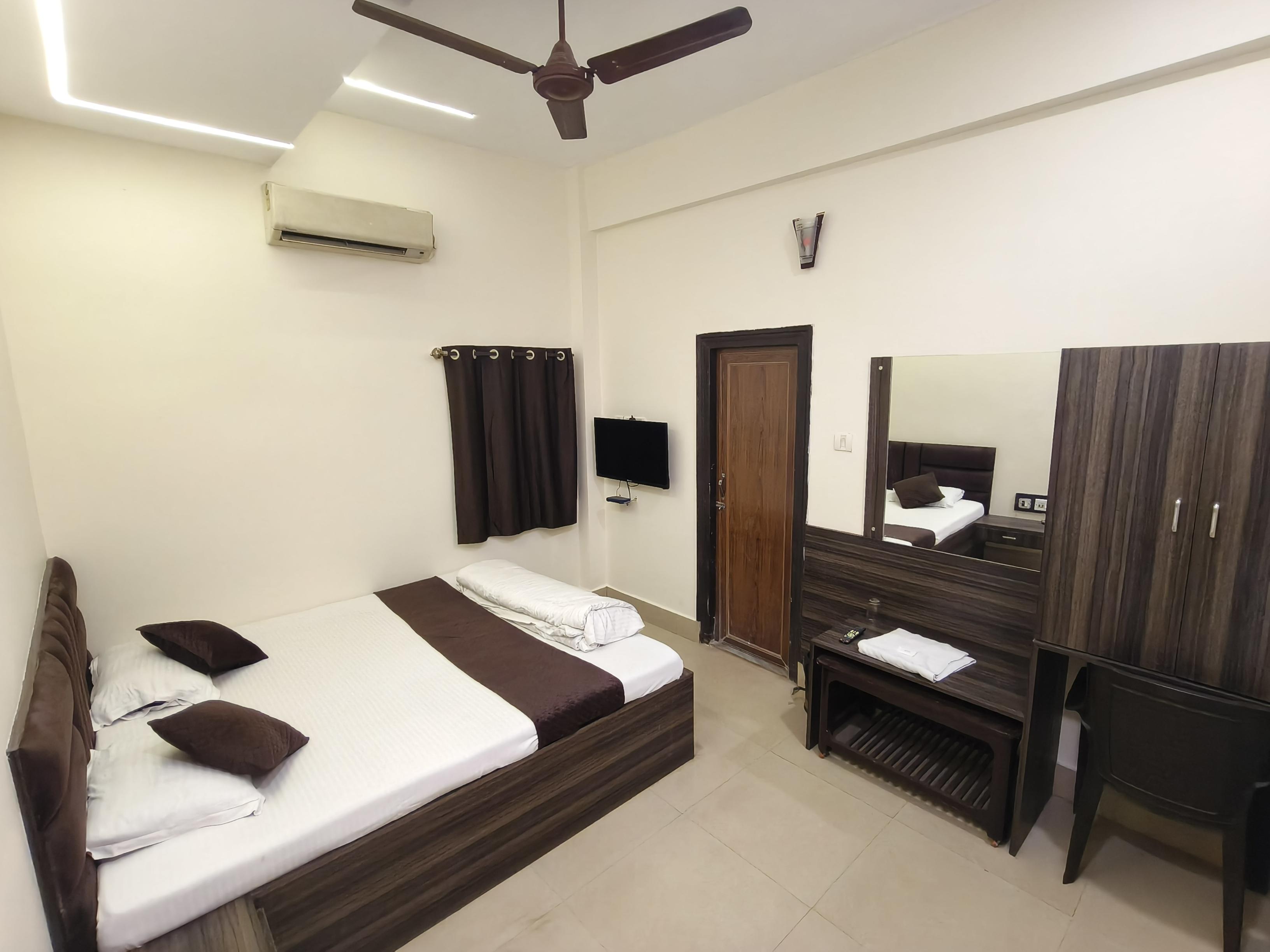 Hotel Mohit 𝗕𝗢𝗢𝗞 Howrah Hotel