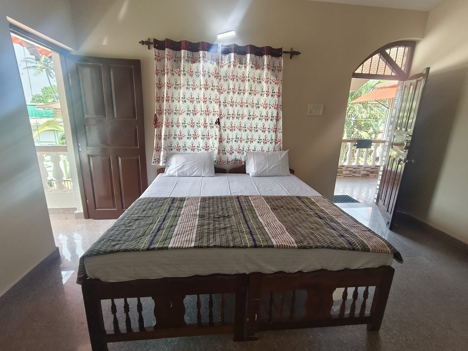 The Three Queen HolidayHome 𝗕𝗢𝗢𝗞 Goa Homestay