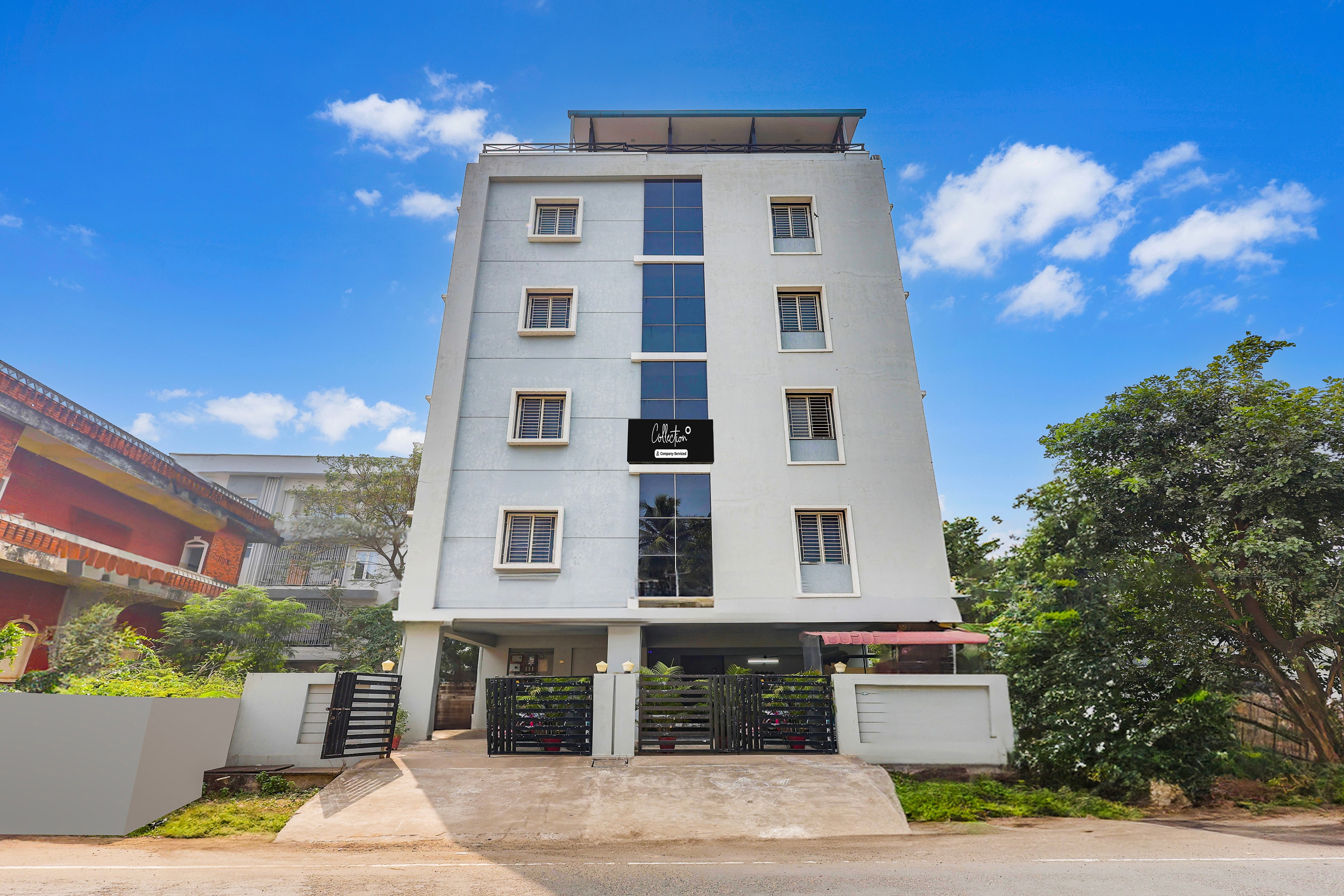 Super Collection O Kakinada near JNTU 𝗕𝗢𝗢𝗞 Kakinada Hotel