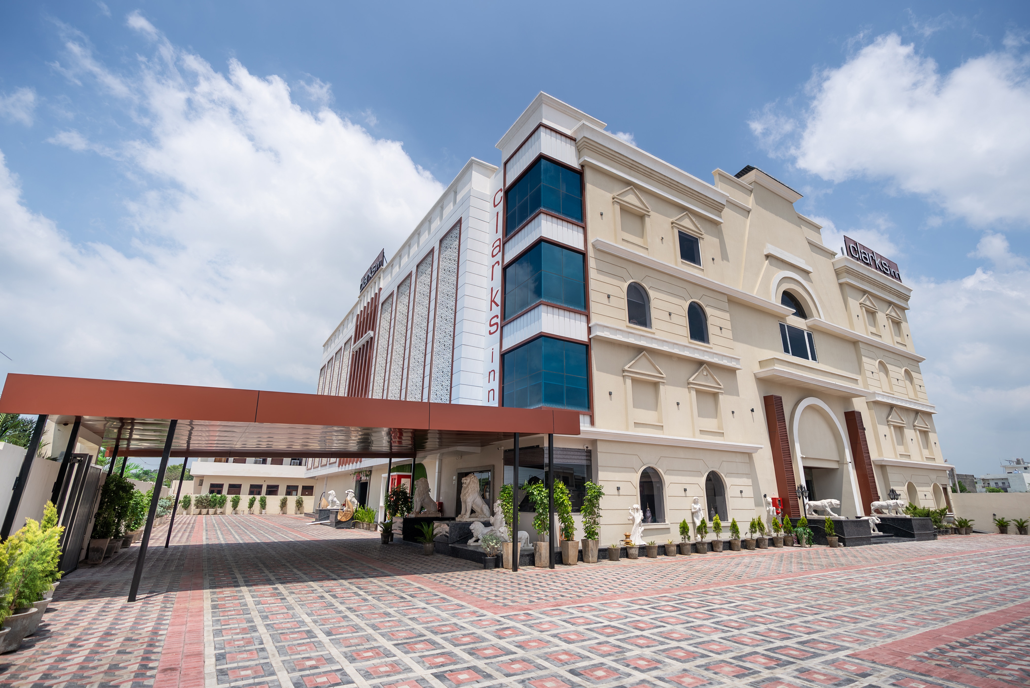 Clarks Inn Bathinda 𝗕𝗢𝗢𝗞 Bathinda Hotel