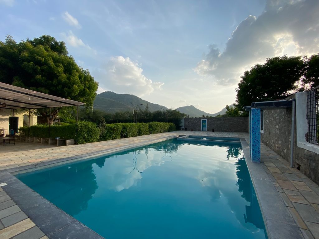 Acharya farms udaipur 𝗕𝗢𝗢𝗞 Udaipur Hotel