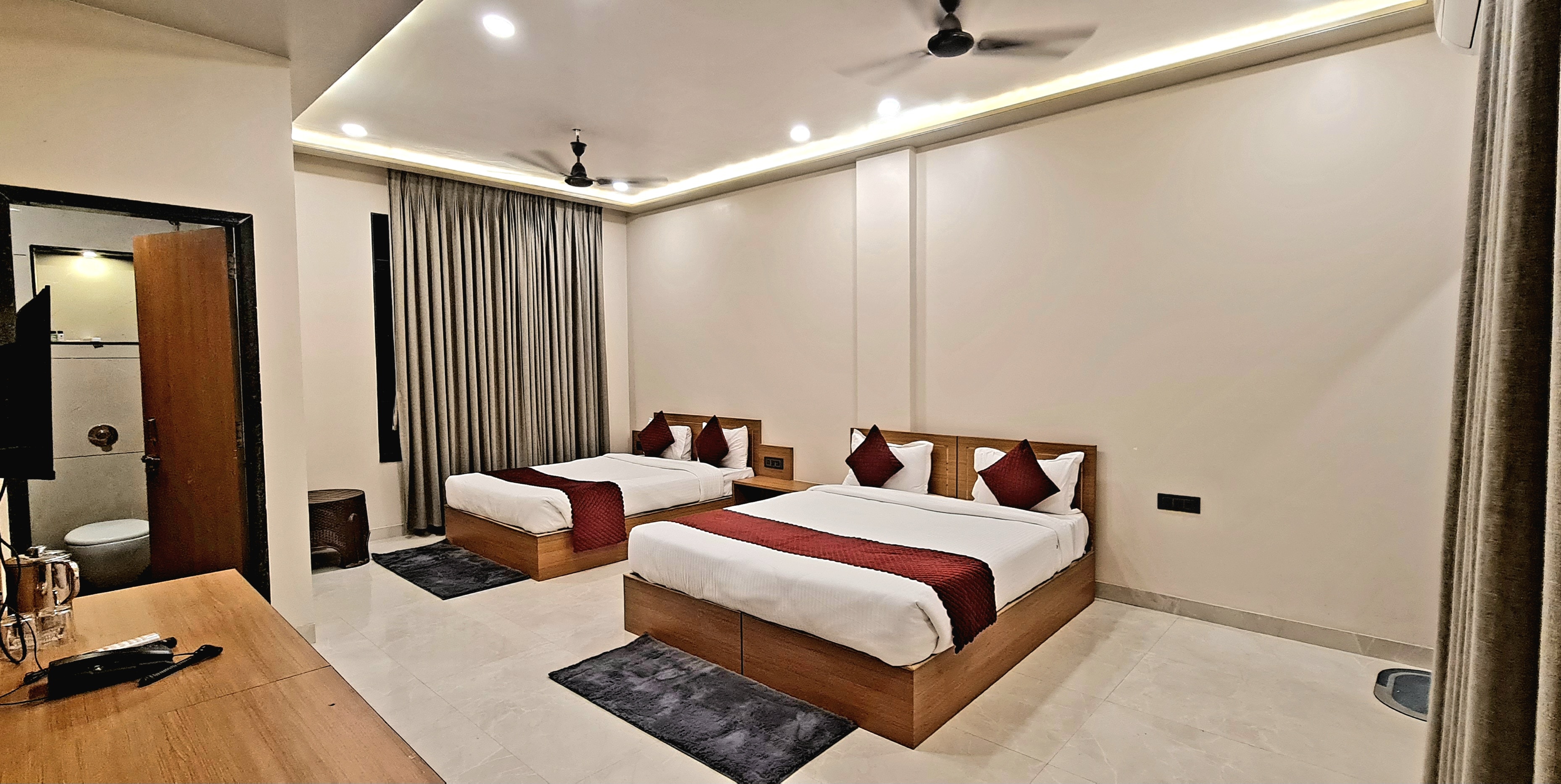 The Tri Arrow 𝗕𝗢𝗢𝗞 Khatu Hotel