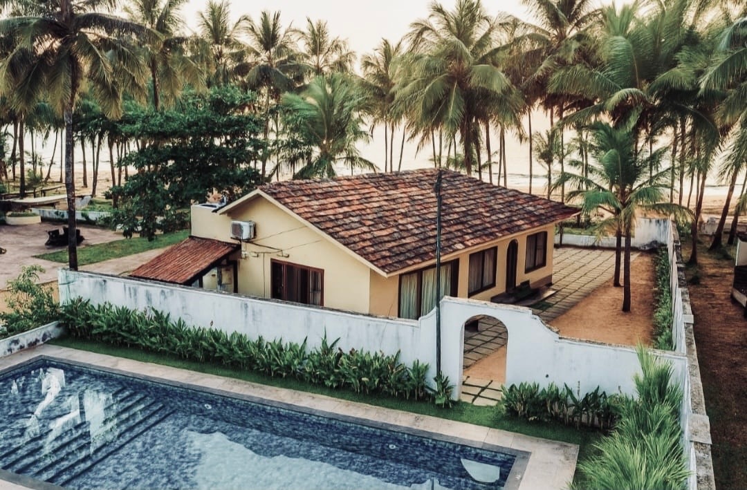 2BR Beachfront Villa with Pool - Villa Marina I 𝗕𝗢𝗢𝗞 Nileshwar Villa