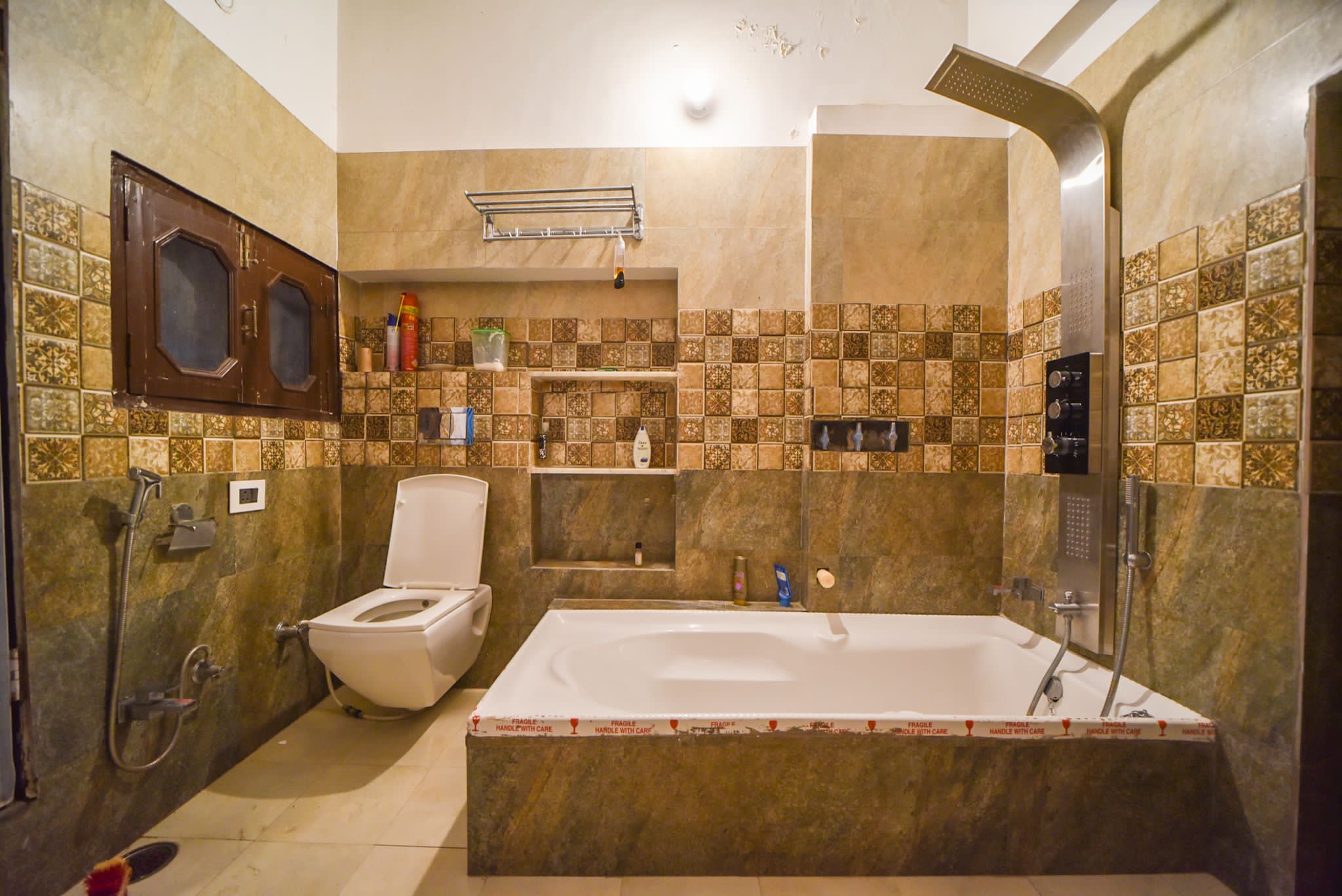 Studio| RoofTop Garden|AC|Wi-Fi|Bath-Tub|WashMach Homestay Jaipur ...