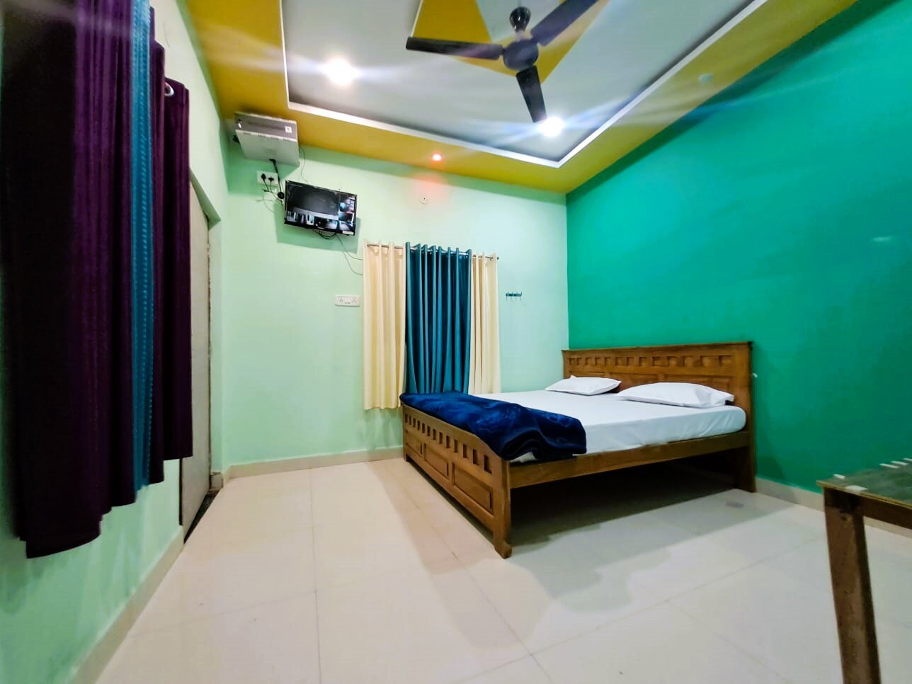 Utsav Lodge 𝗕𝗢𝗢𝗞 Pipariya Homestay