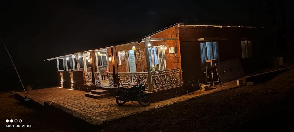 K Hill House 𝗕𝗢𝗢𝗞 Amboli Homestay