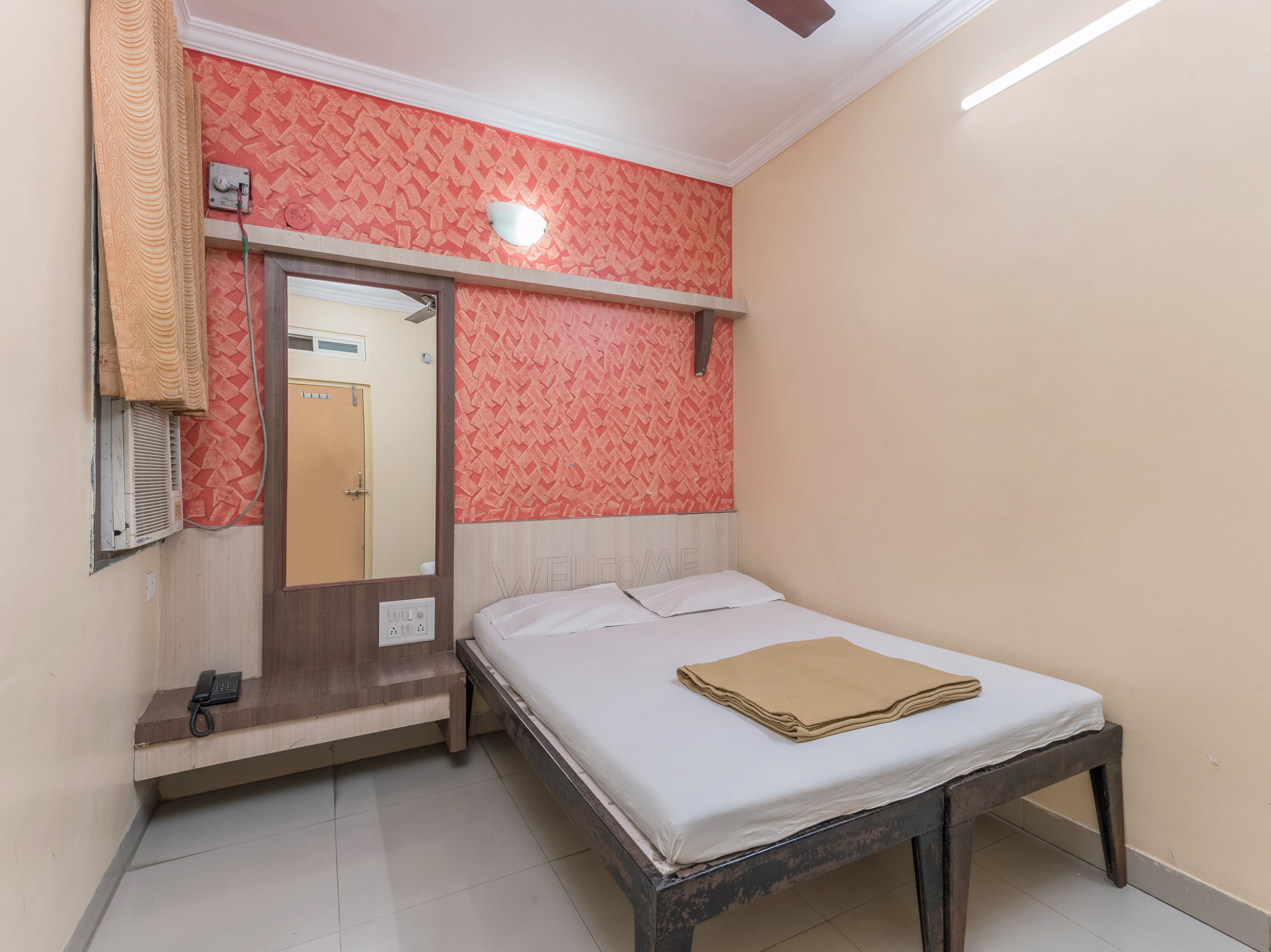 HOTEL MADHAVA 𝗕𝗢𝗢𝗞 Shirdi Guest House
