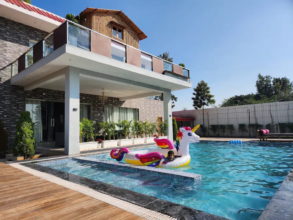 Pinewood Retreat Manesar 헕헢헢헞 Manesar Farm House