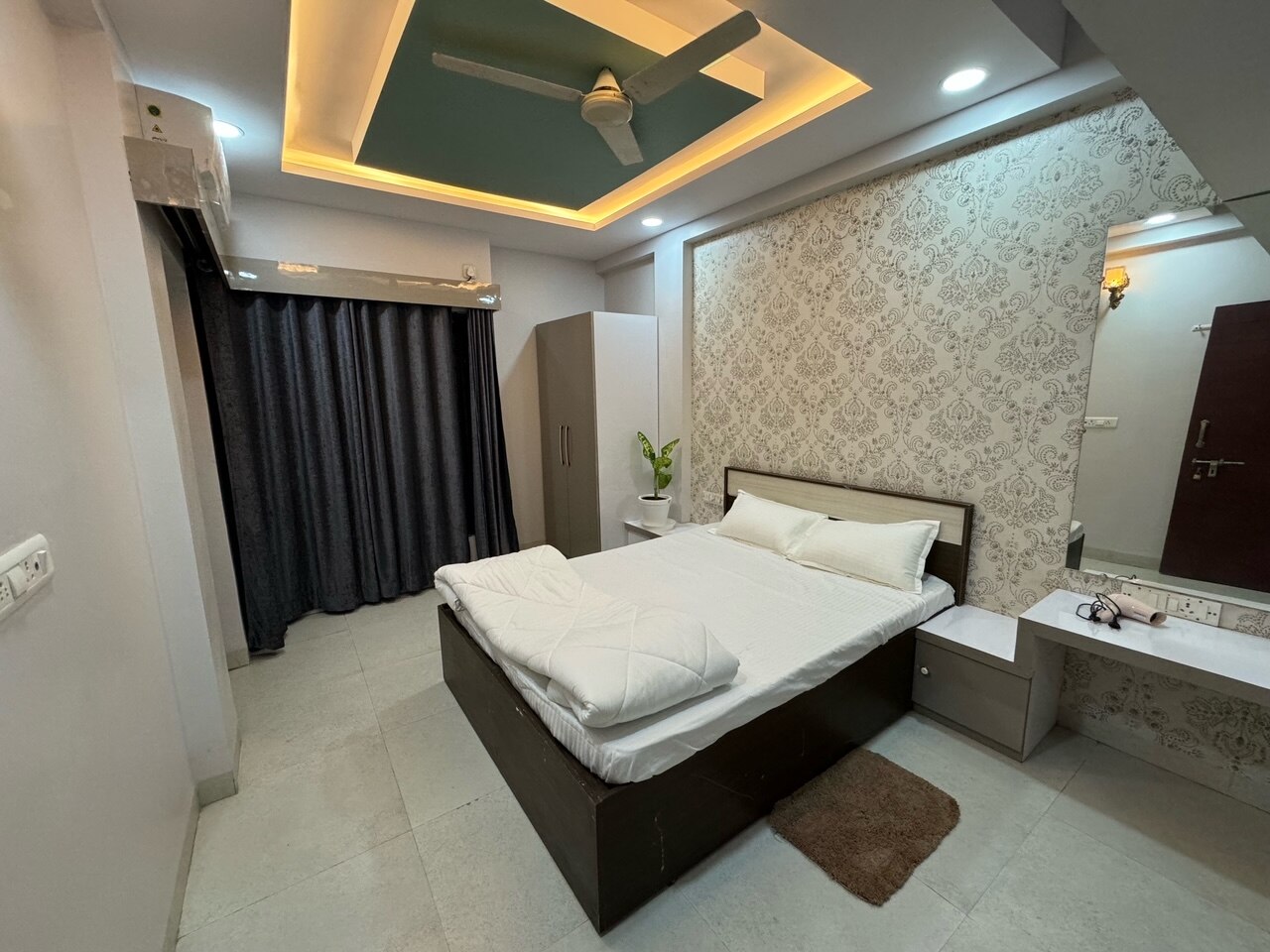 Leela Homestay Indore - orchid 𝗕𝗢𝗢𝗞 Indore Homestay