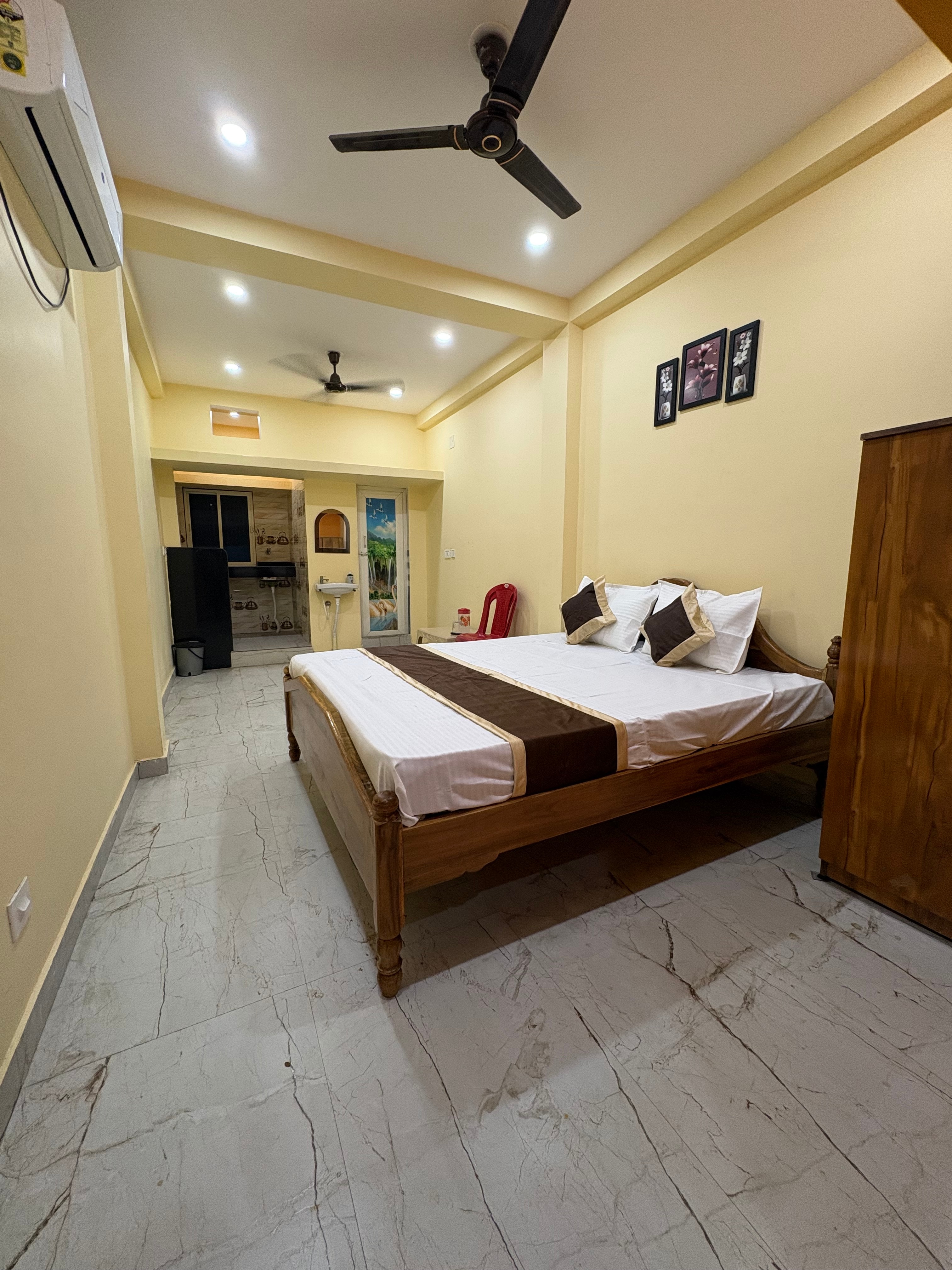 LODGING BYE THE SEA 𝗕𝗢𝗢𝗞 Puri Hotel